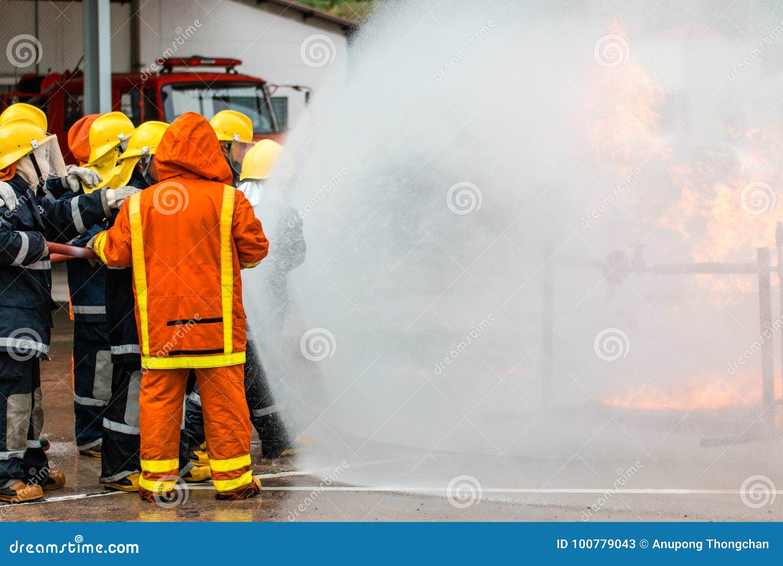 La Formation Du Sapeur-pompier Photo stock éditorial - Image du danger ...