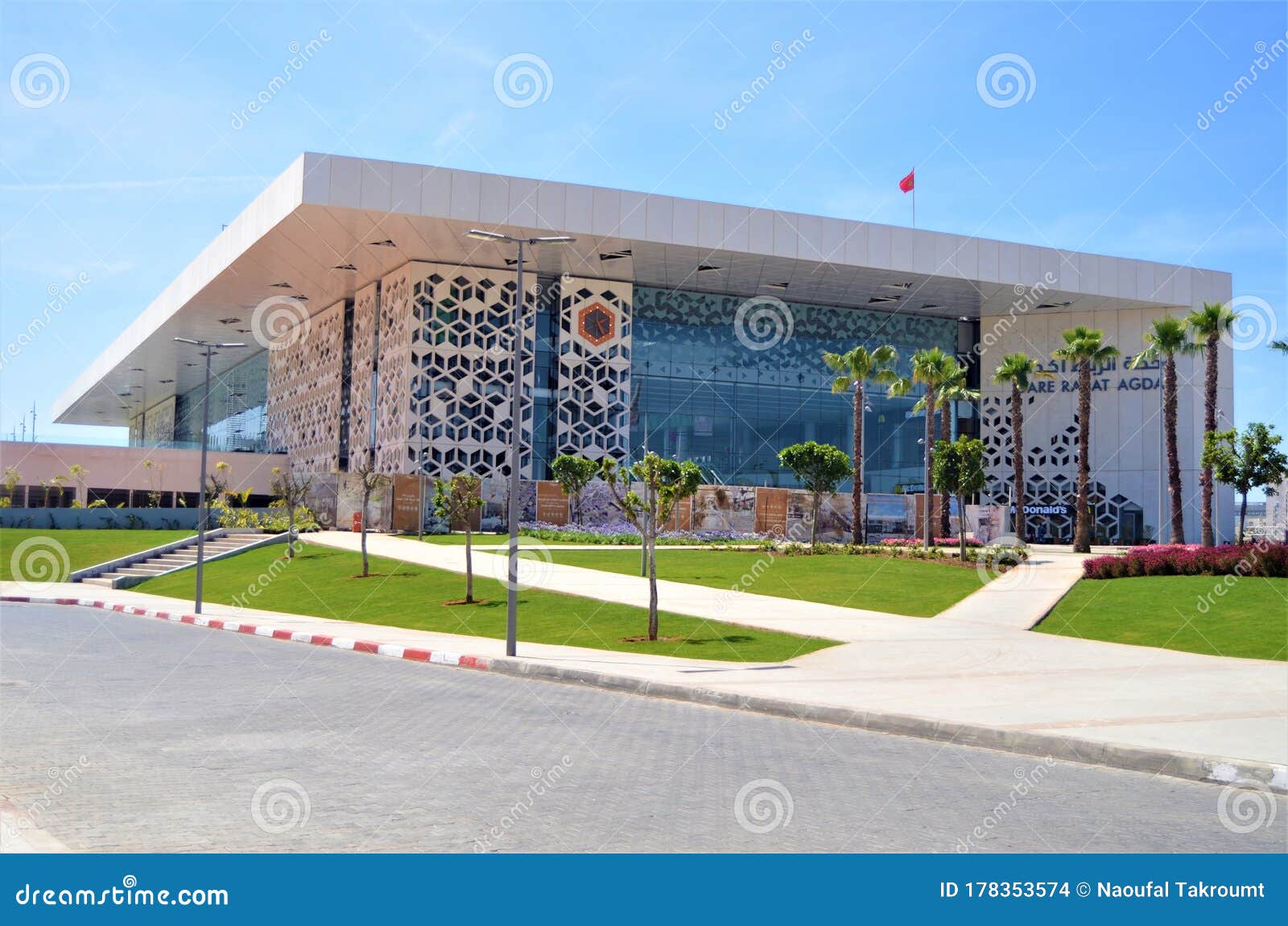La Gare De Rabat Agdal Maroc Image stock éditorial - Image du jardin ...