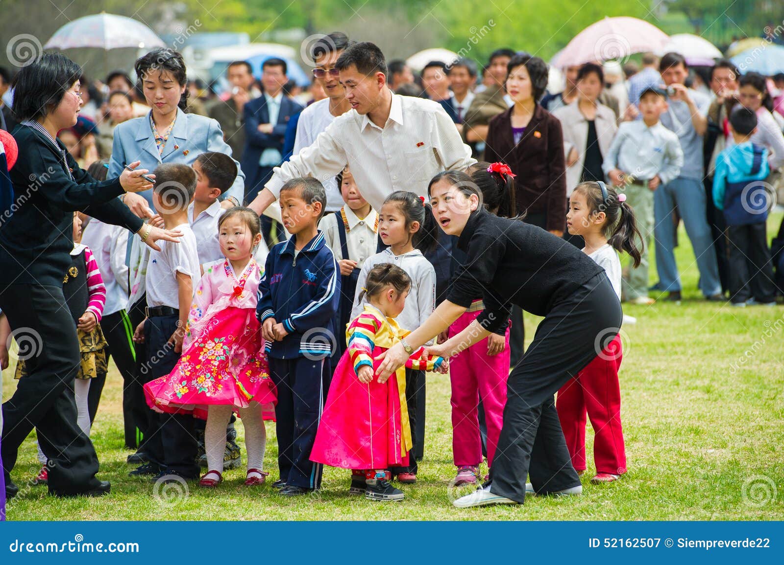 La gente in COREA DEL NORD fotografia editoriale. Immagine di gioco ...