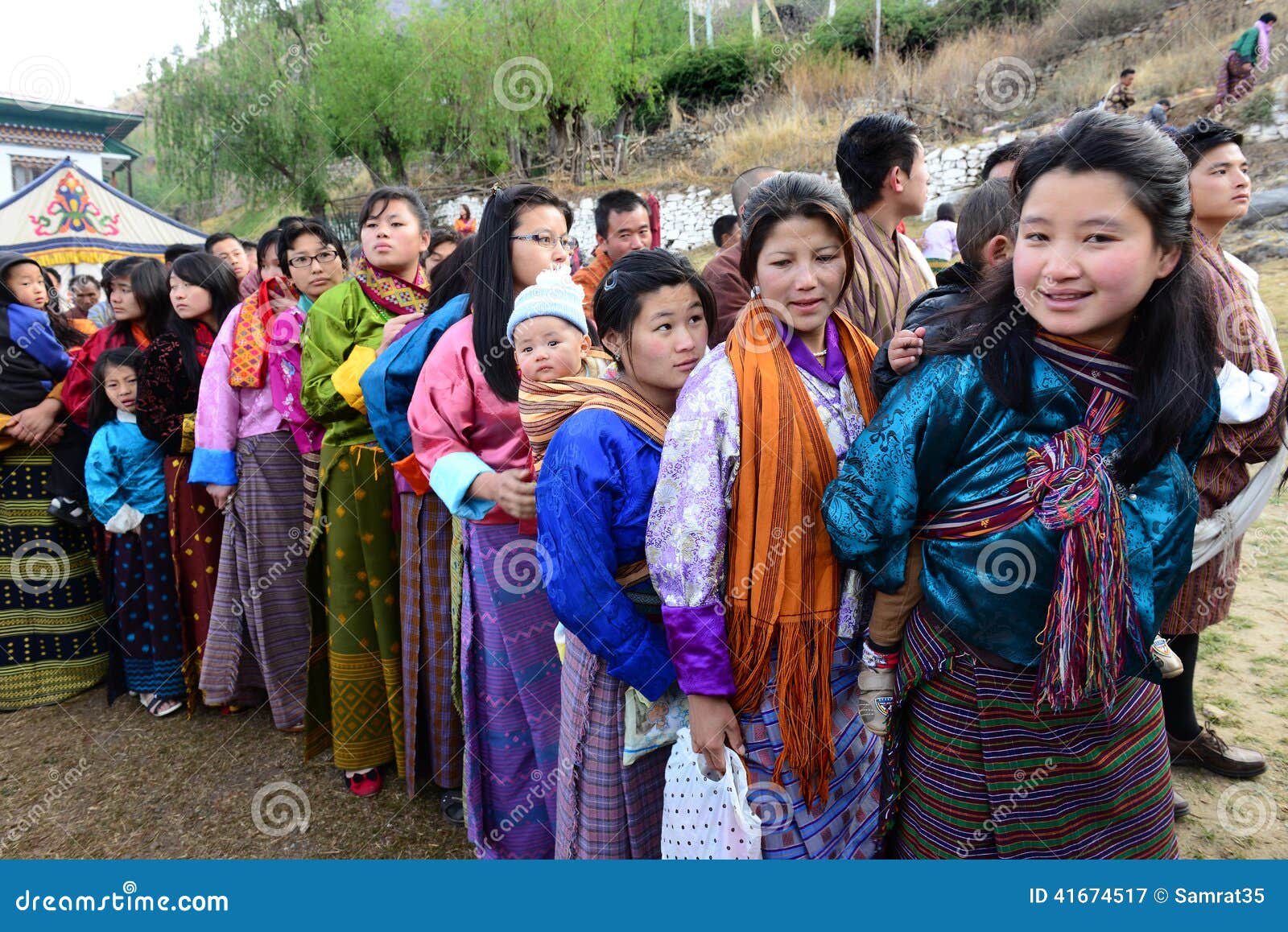 La gente del Bhutanese fotografia editoriale. Immagine di religione ...