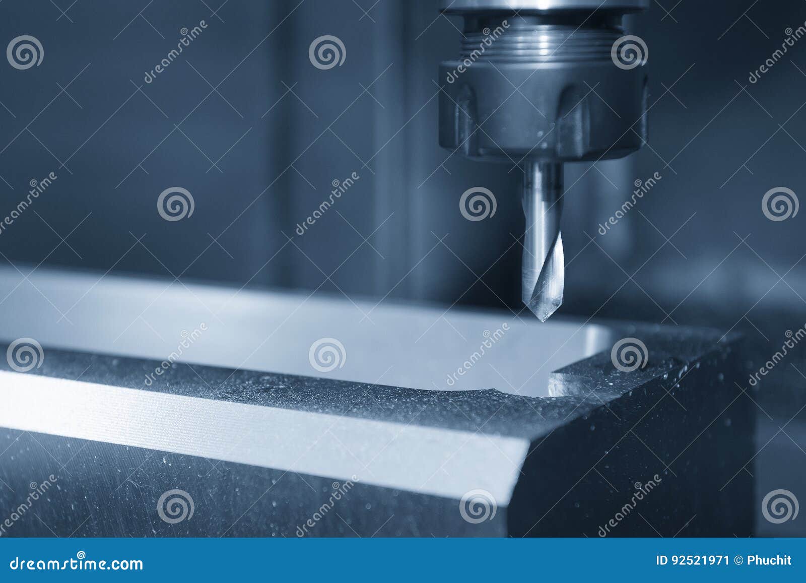La Herramienta Del Taladro De Centro En La Fresadora Del CNC Imagen de ... La Herramienta Del Taladro De Centro En La Fresadora Del CNC Imagen de ...