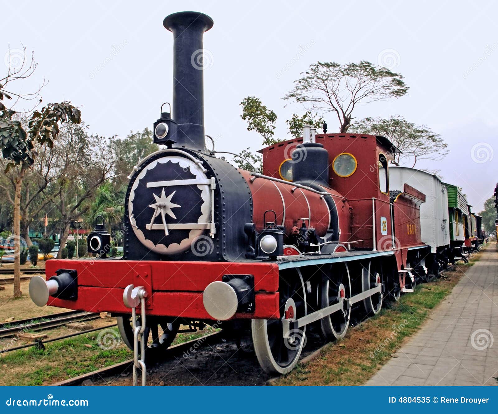 La India: Tren viejo imagen de archivo. Imagen de raspador - 4804535