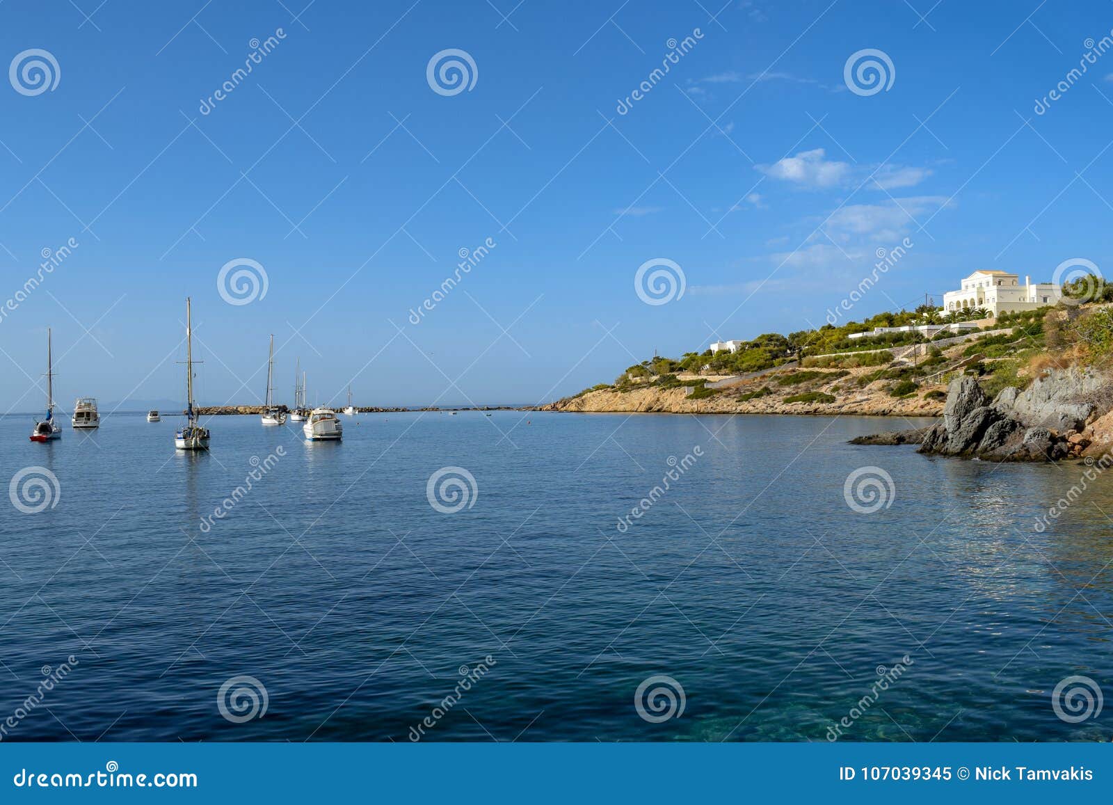 La isla de Syros imagen editorial. Imagen de asoleado - 107039345