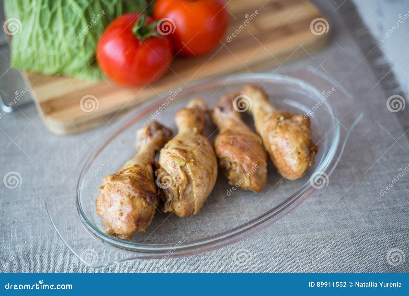 La Jambe De Poulet Cuite Au Four Photo stock - Image du apéritif ...