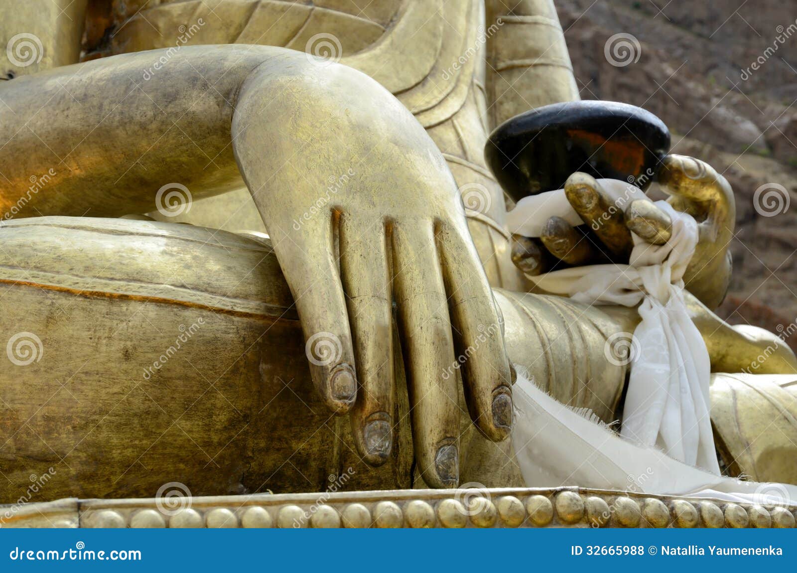 La mano de Buda foto de archivo. Imagen de monasterio - 32665988