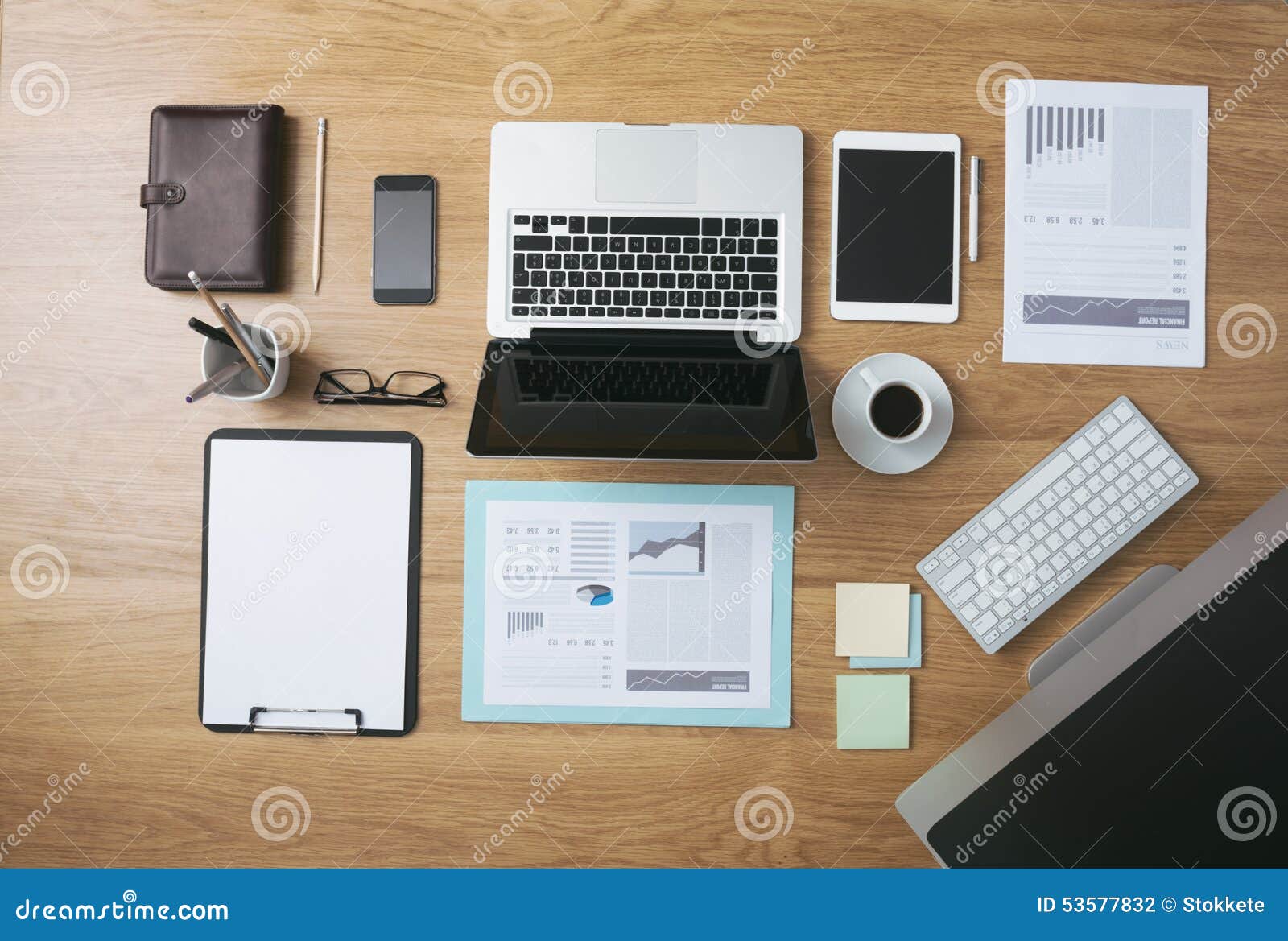 La Mesa Ordenada Del Hombre De Negocios Foto de archivo - Imagen de ...
