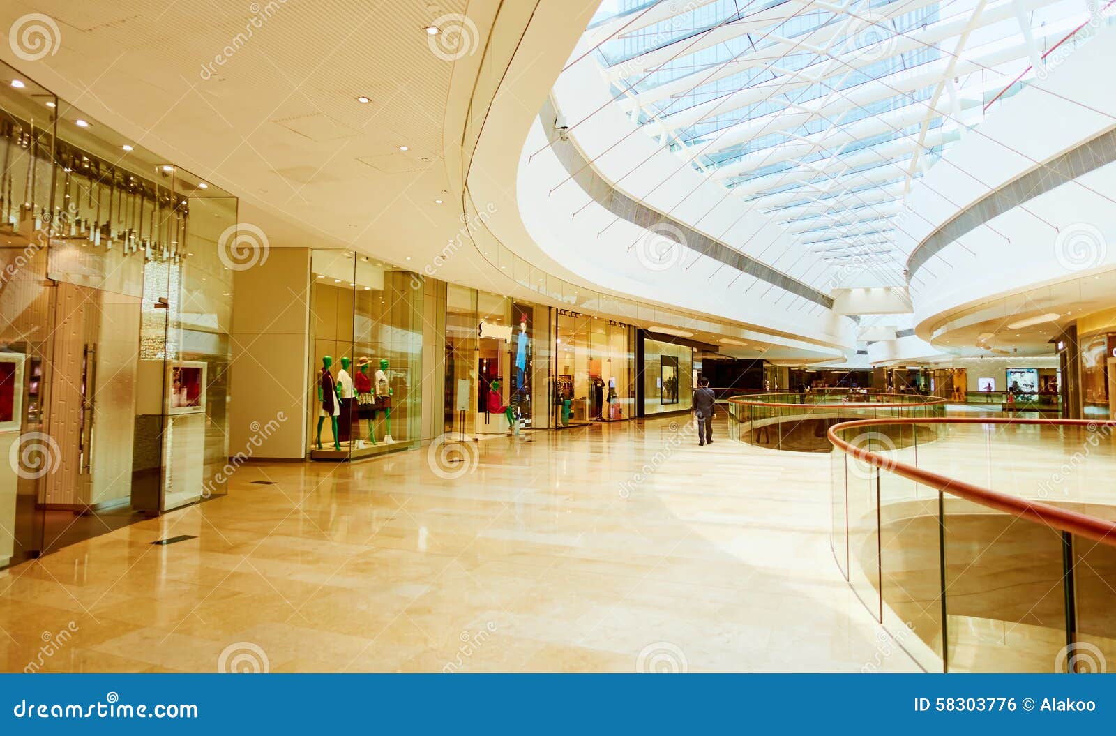 La Moda Almacena Tiendas En Alameda De Compras Moderna Foto de archivo ...