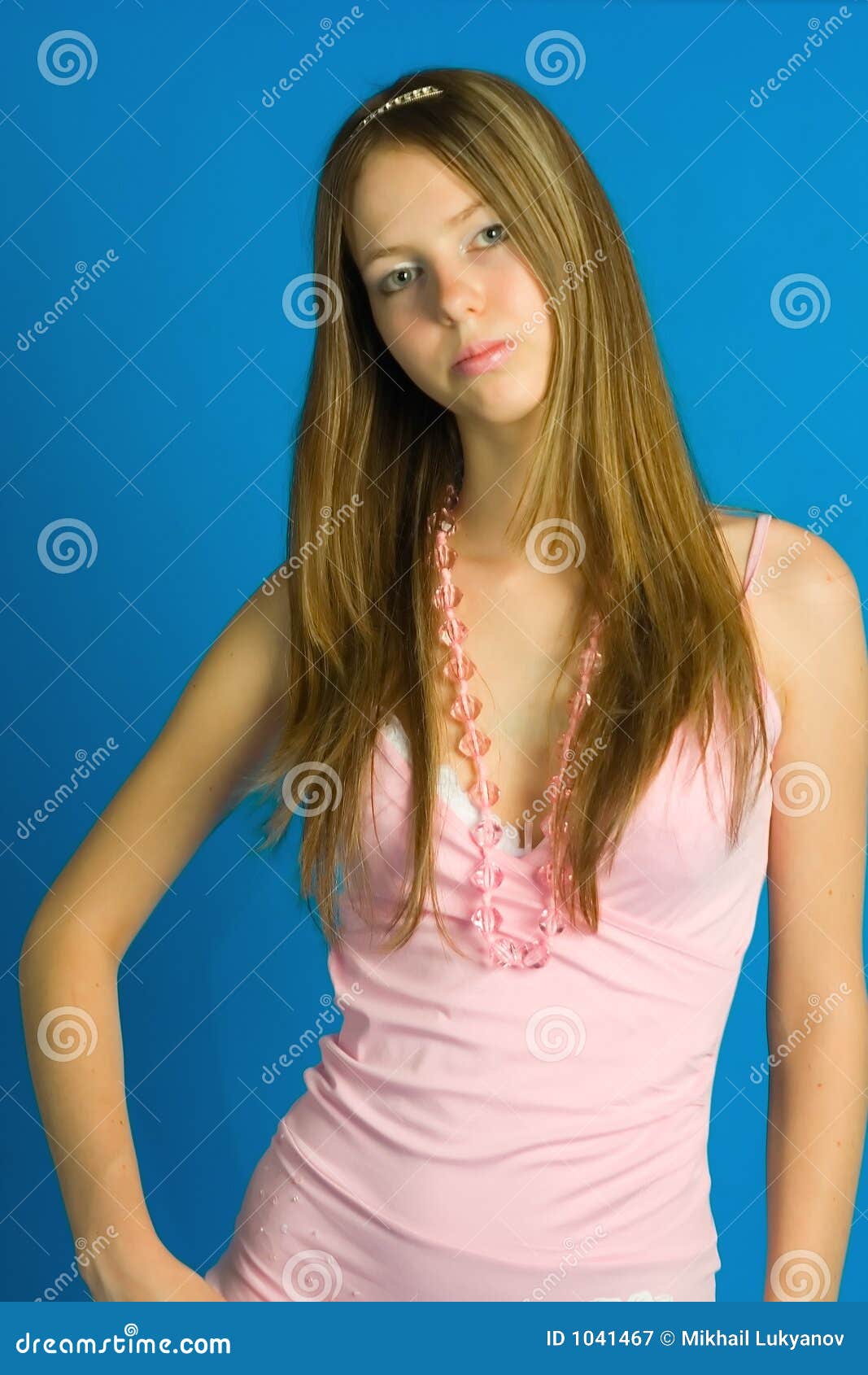 La muchacha hermosa imagen de archivo. Imagen de maquillaje - 1041467