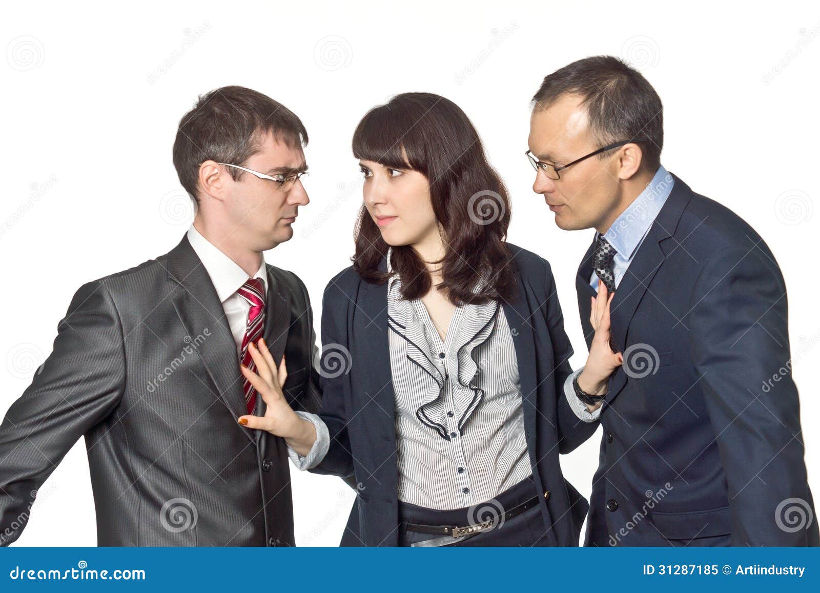 La Muchacha Separa a Los Hombres Que Se Pelean Imagen de archivo ...