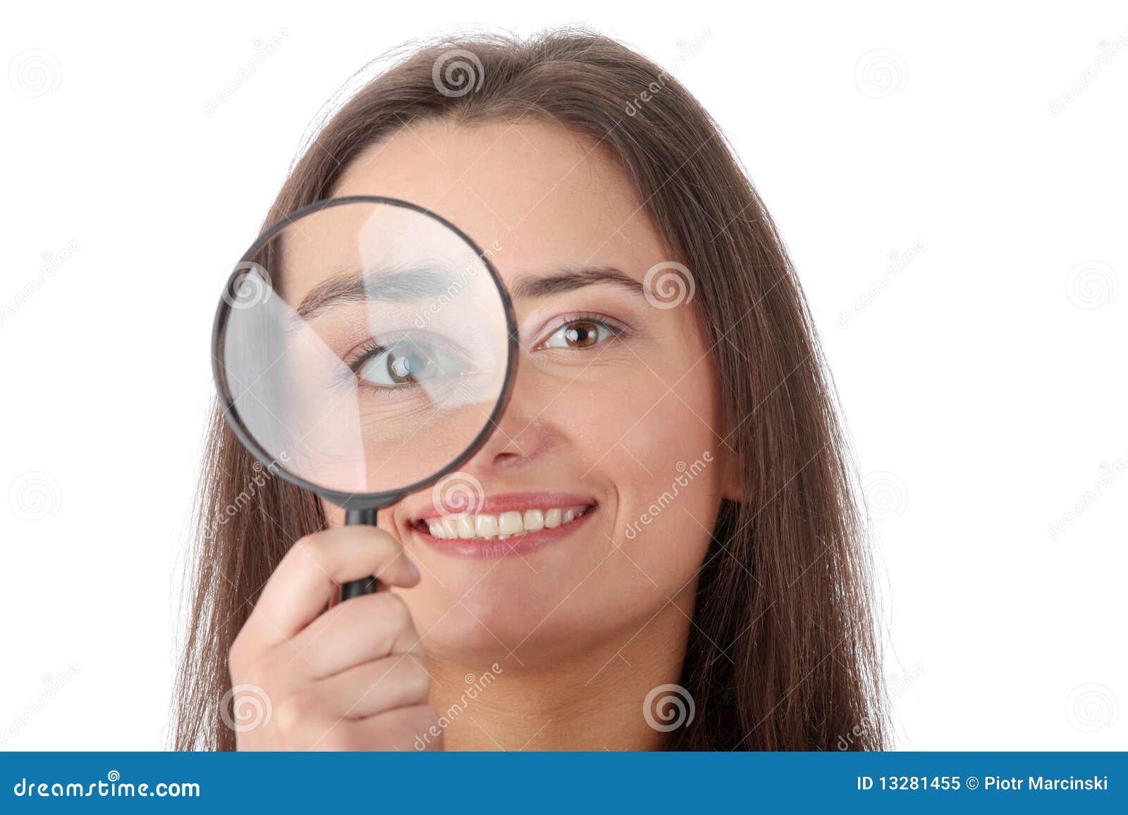 La mujer con una lupa imagen de archivo. Imagen de divertido - 13281455