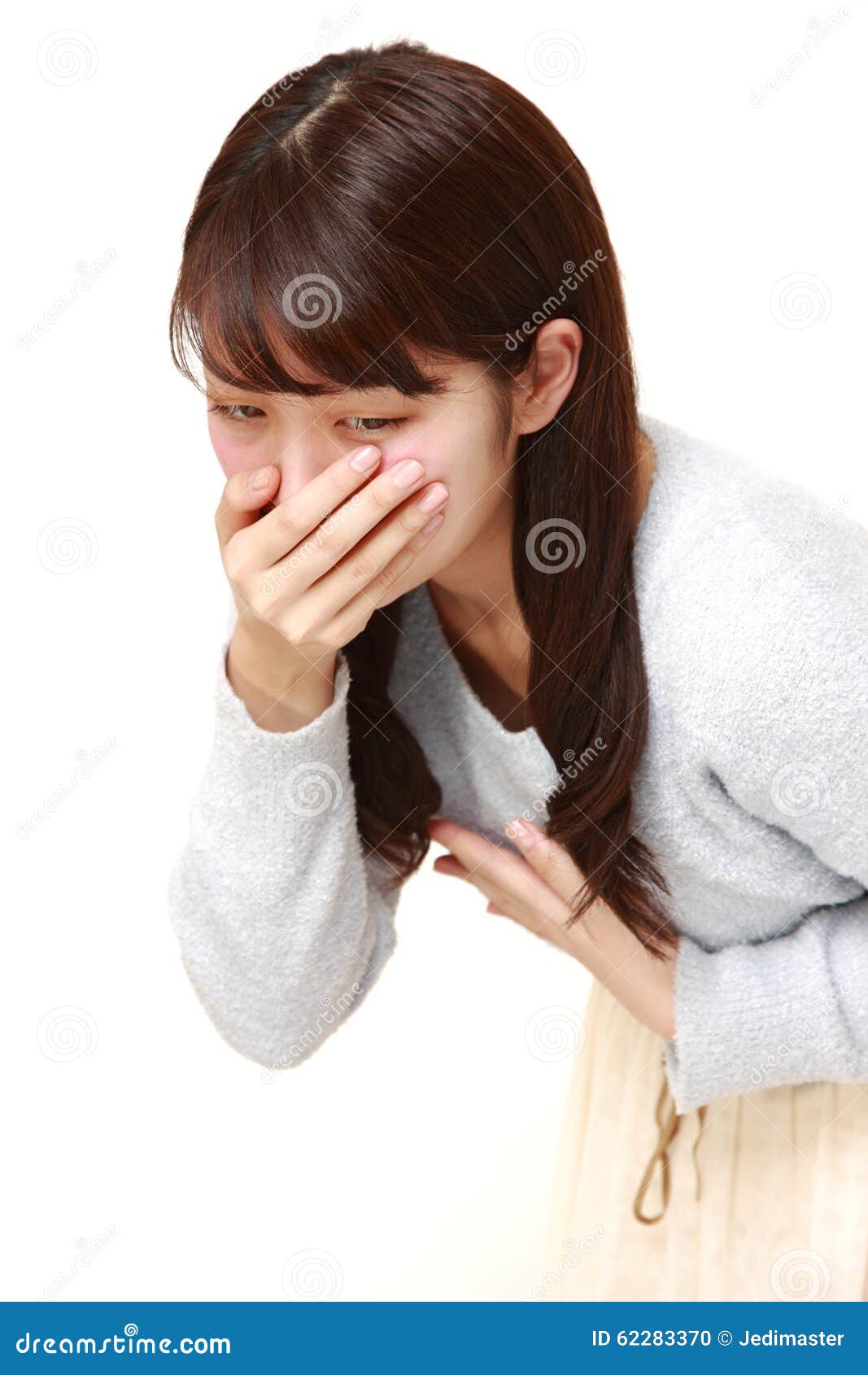 La Mujer Japonesa Joven Siente Como Vomitar Foto de archivo - Imagen de ...