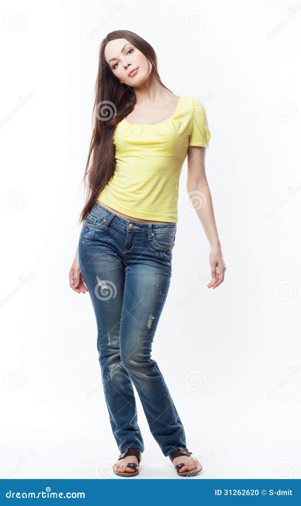 La Mujer Joven Está Presentando Foto de archivo - Imagen de hermoso ...