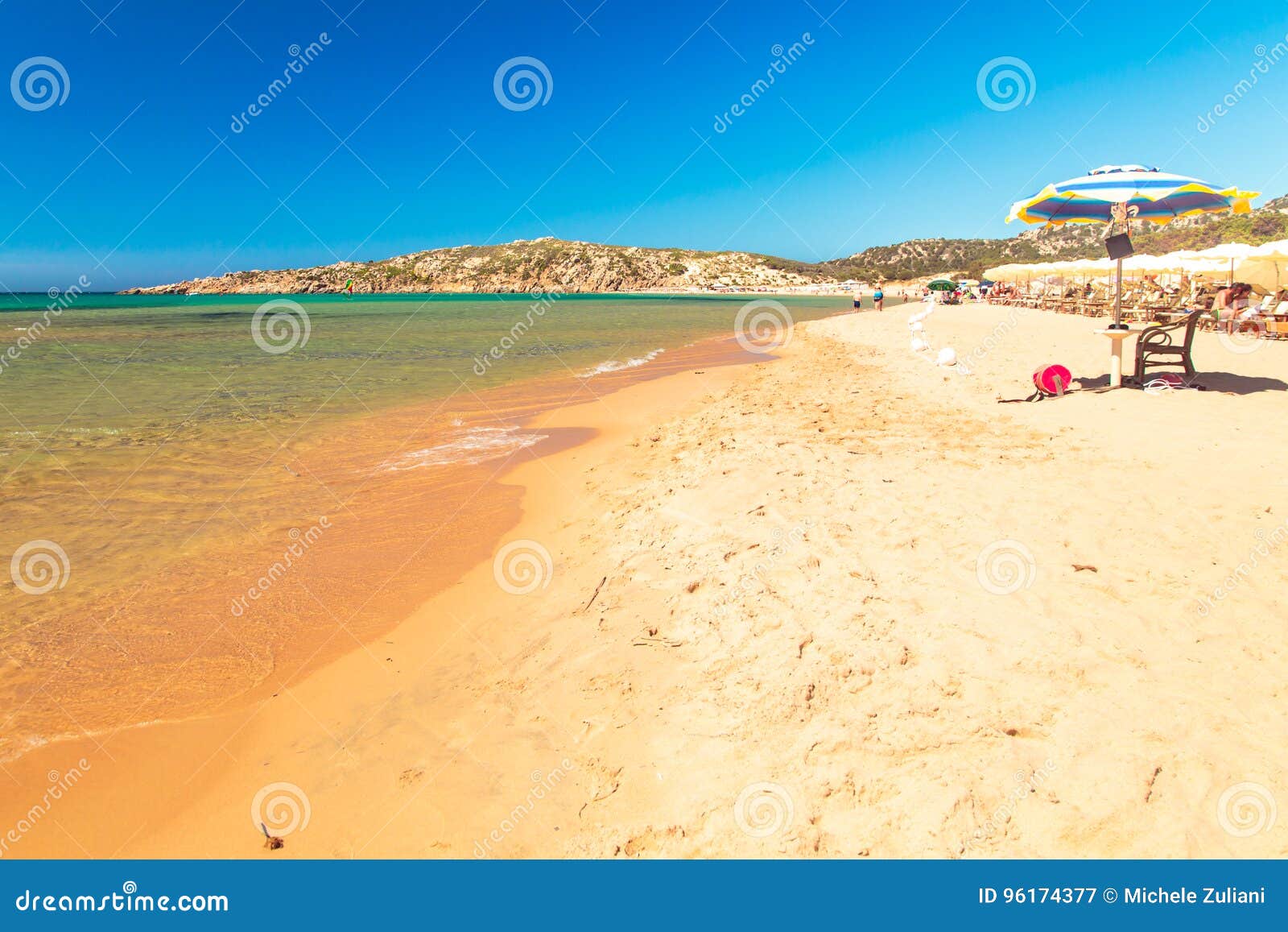 La Playa De Chia Su Giudeu, Cerdeña Fotografía editorial - Imagen de ...