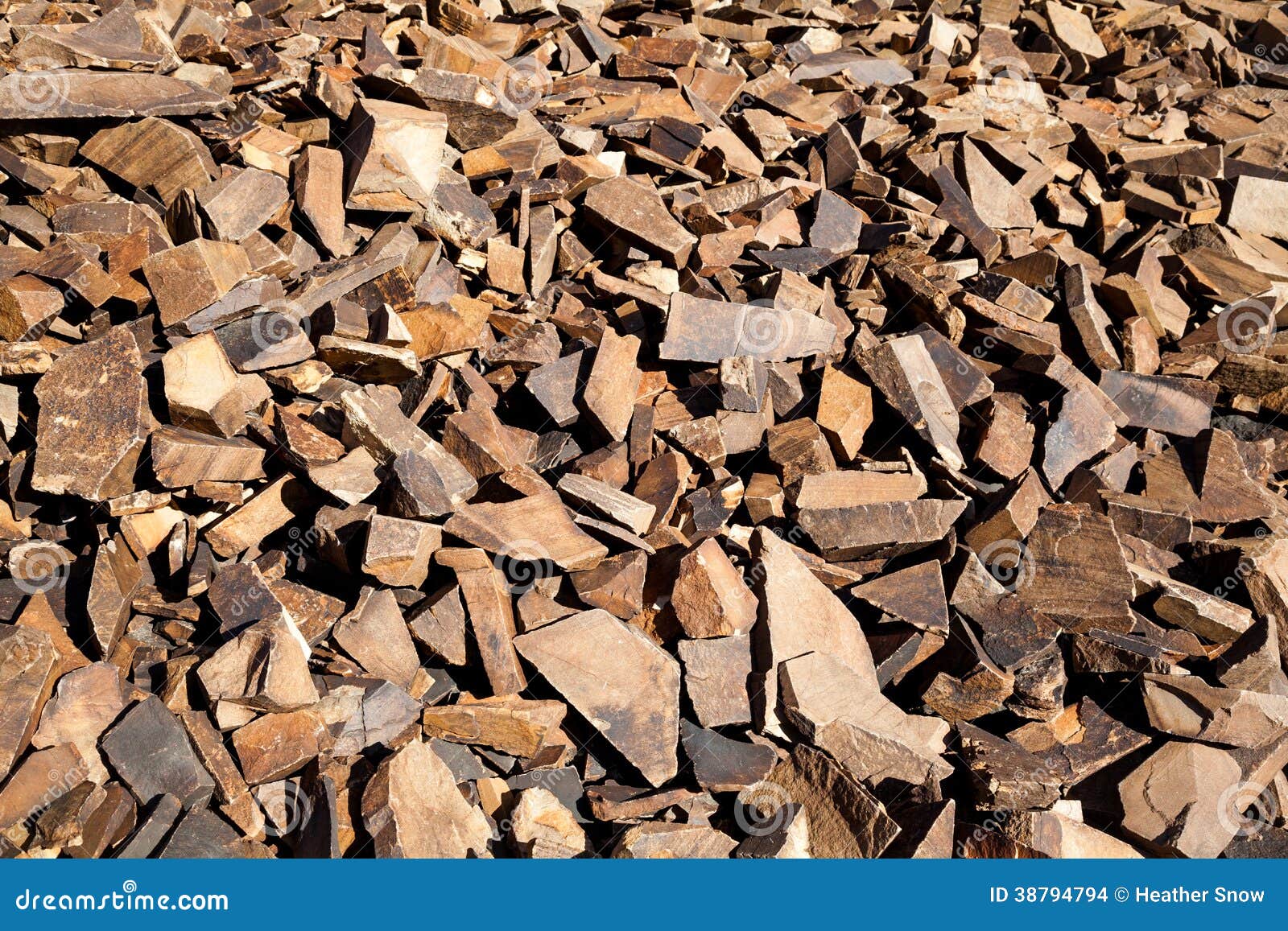 La Quartzite Rouge Bascule Talus Slope Photo stock - Image du beige ...