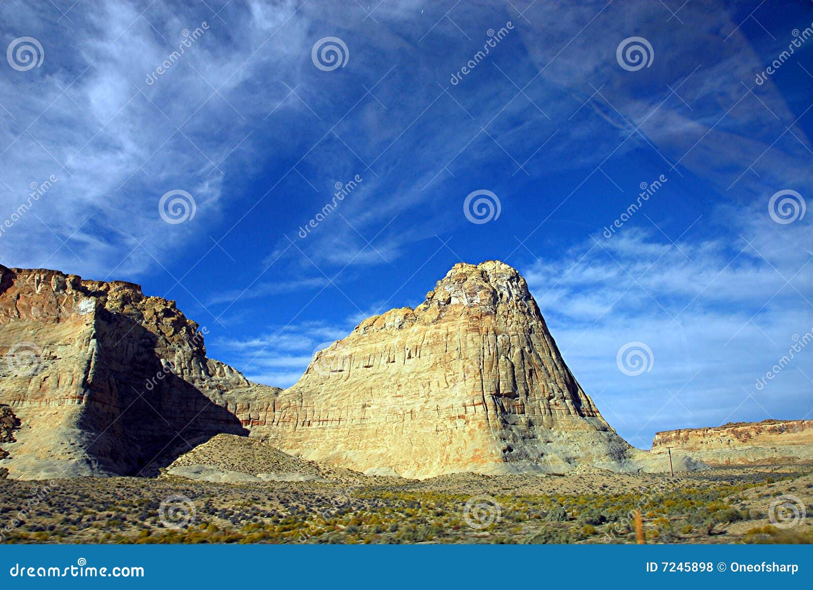 La roccia fotografia stock. Immagine di deserto, montagna - 7245898