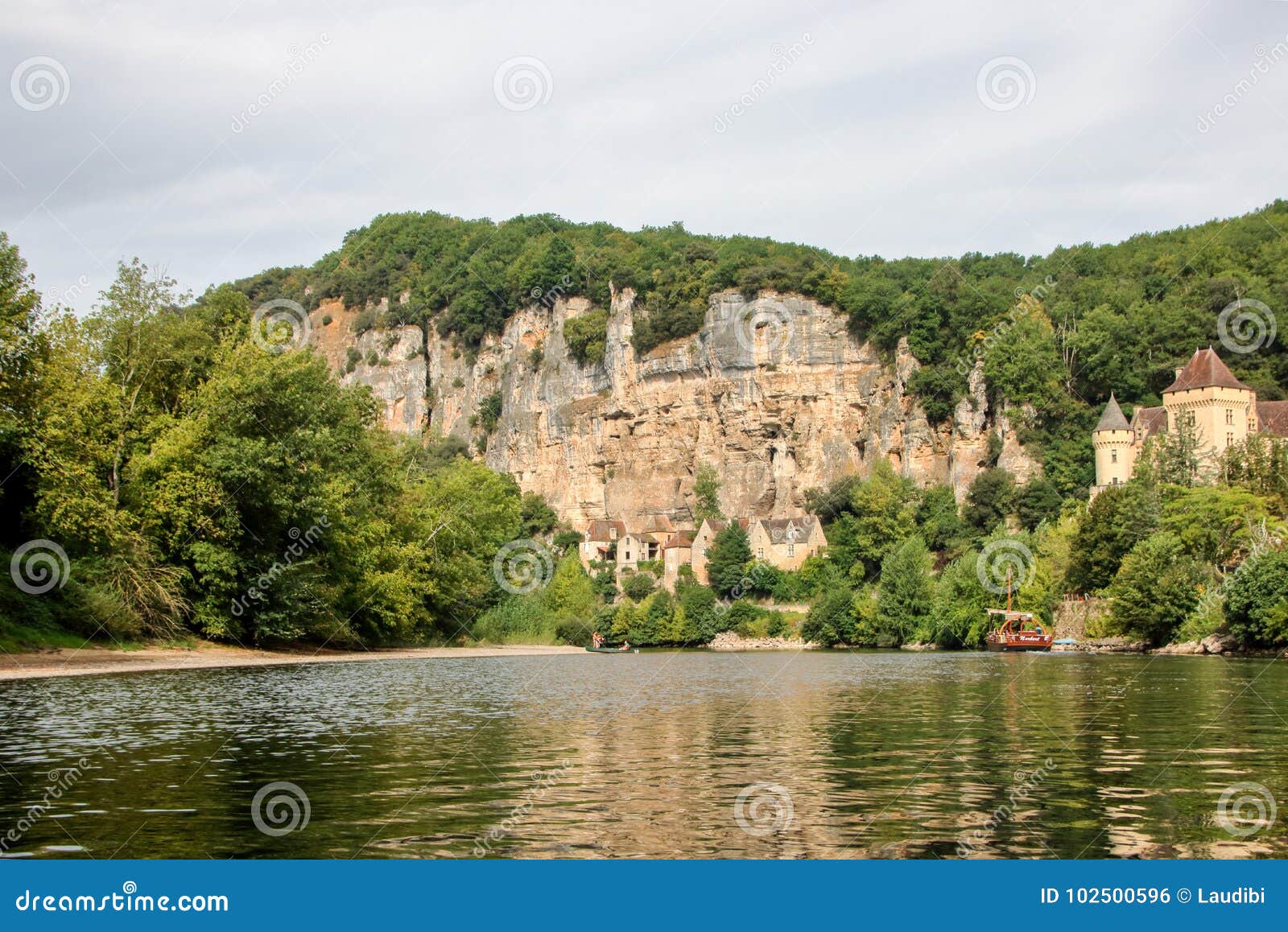 La Roque-Gageac photo éditorial. Image du médiéval, historique - 102500596
