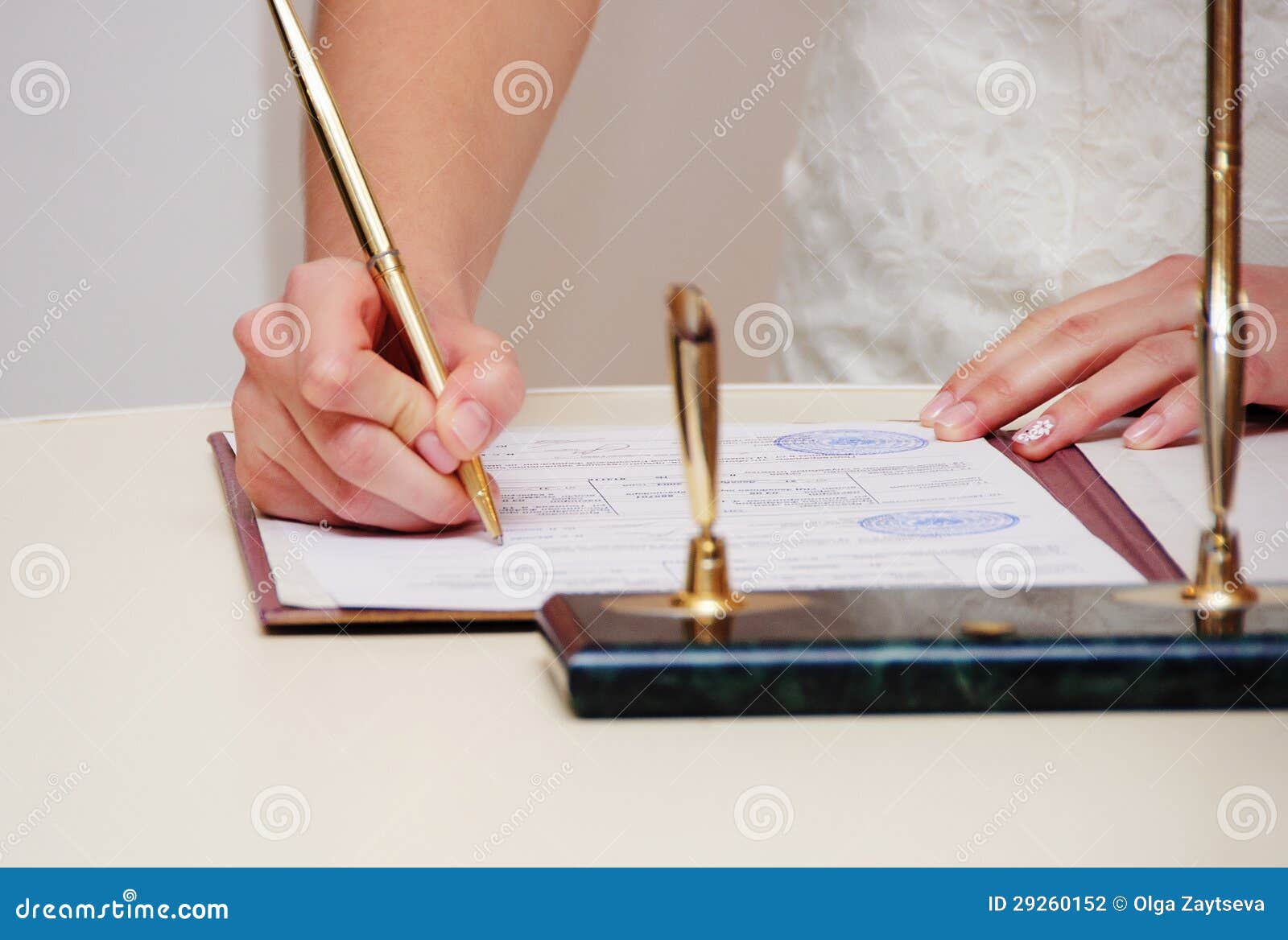 La signature de mariage photo stock. Image du durée, certificat - 29260152