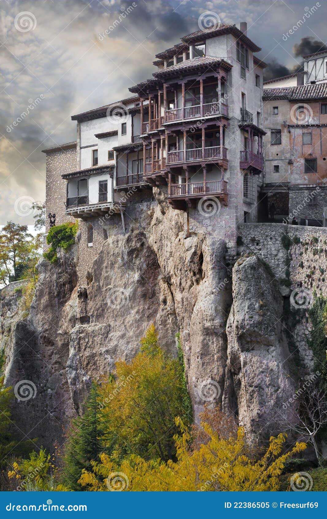 La Spagna, Cuenca immagine stock. Immagine di appendere - 22386505