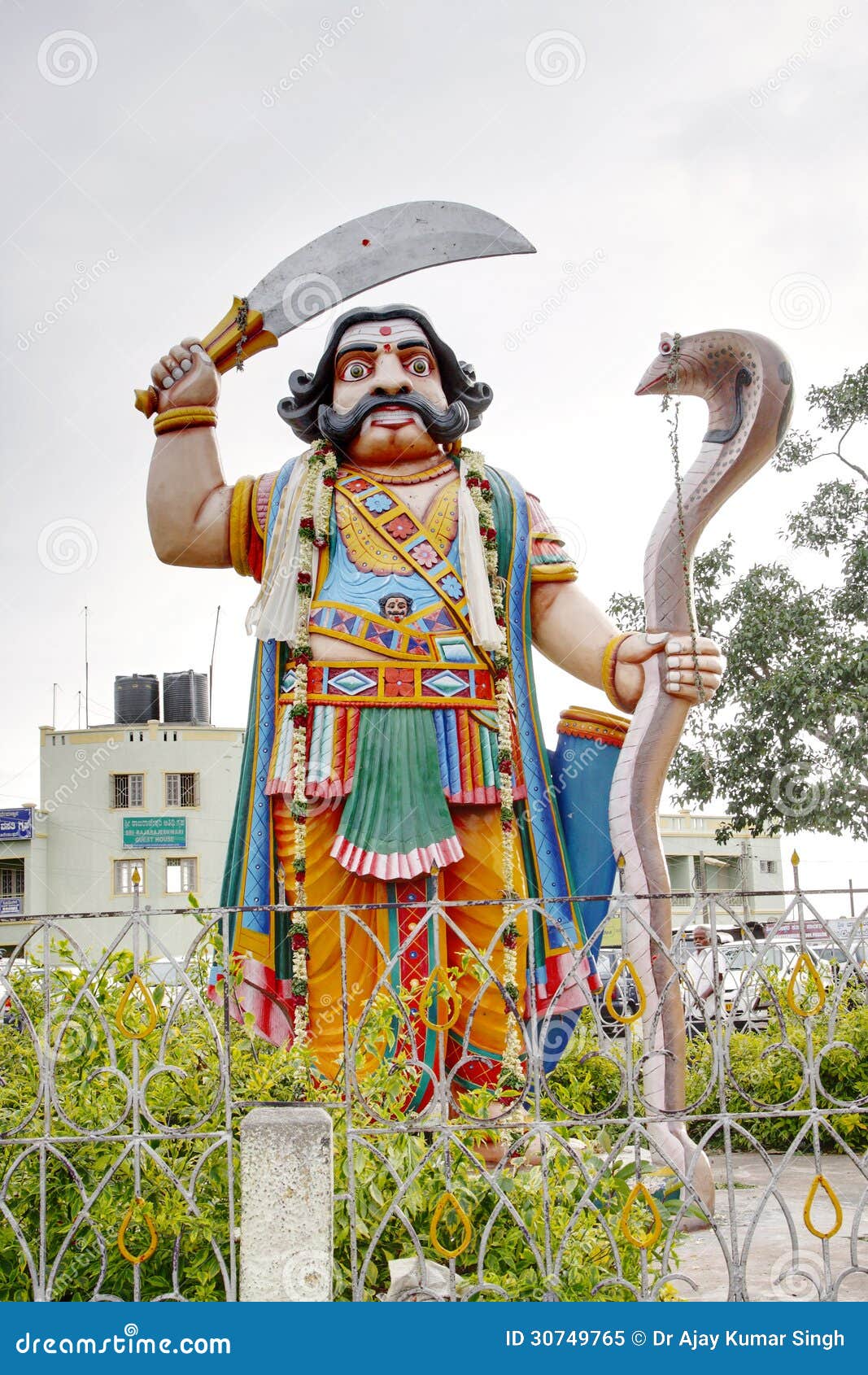 La Statue Du Démon Mahishasura, Mysore Image éditorial - Image du yeux ...