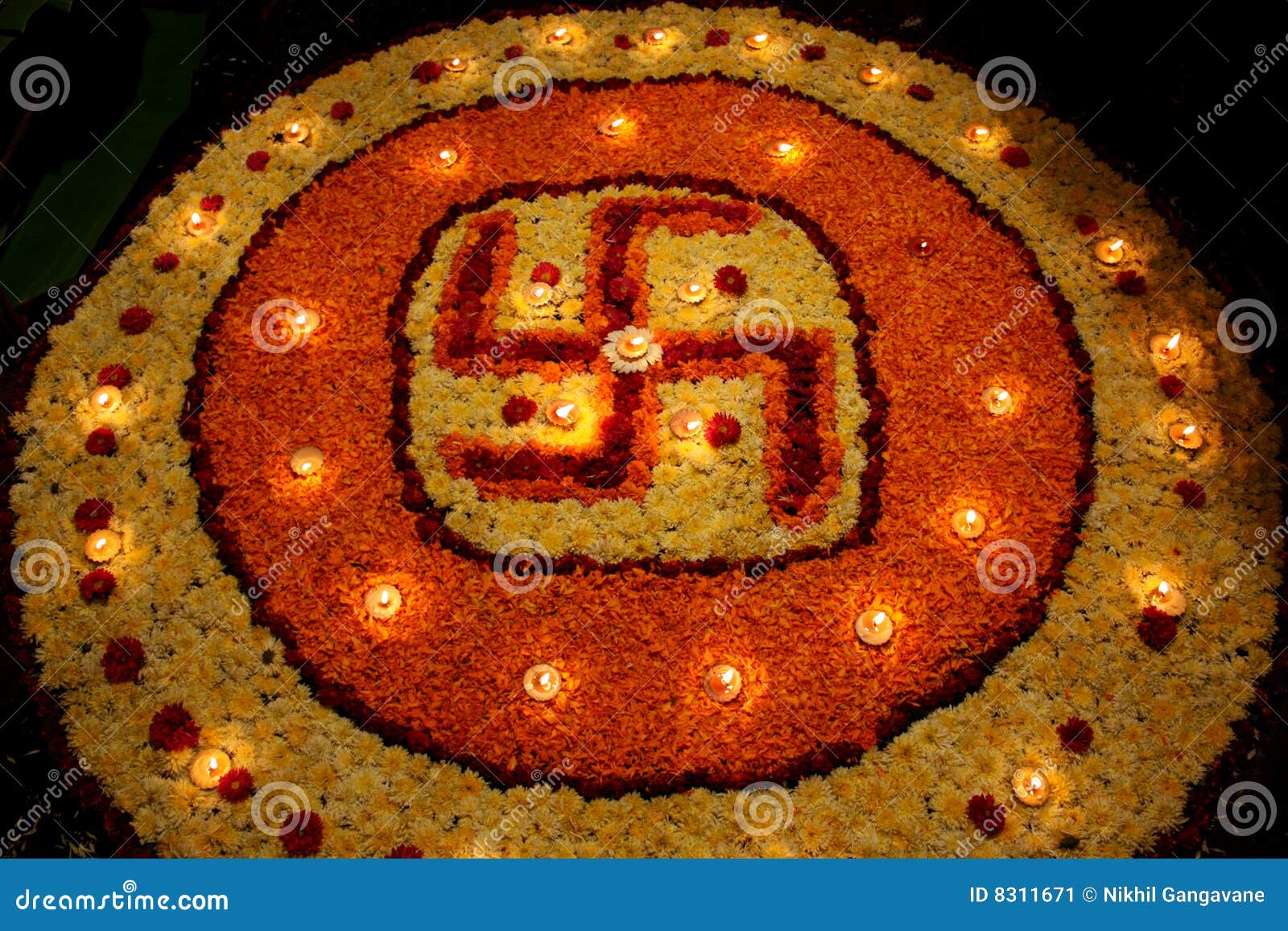 La svastica santa immagine stock. Immagine di fiori, tagete - 8311671