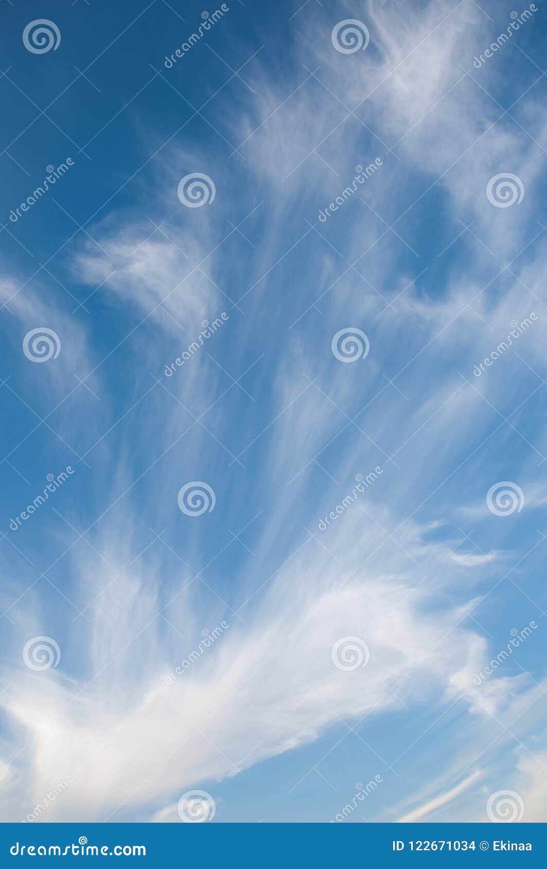 La textura de las nubes foto de archivo. Imagen de granuloso - 122671034