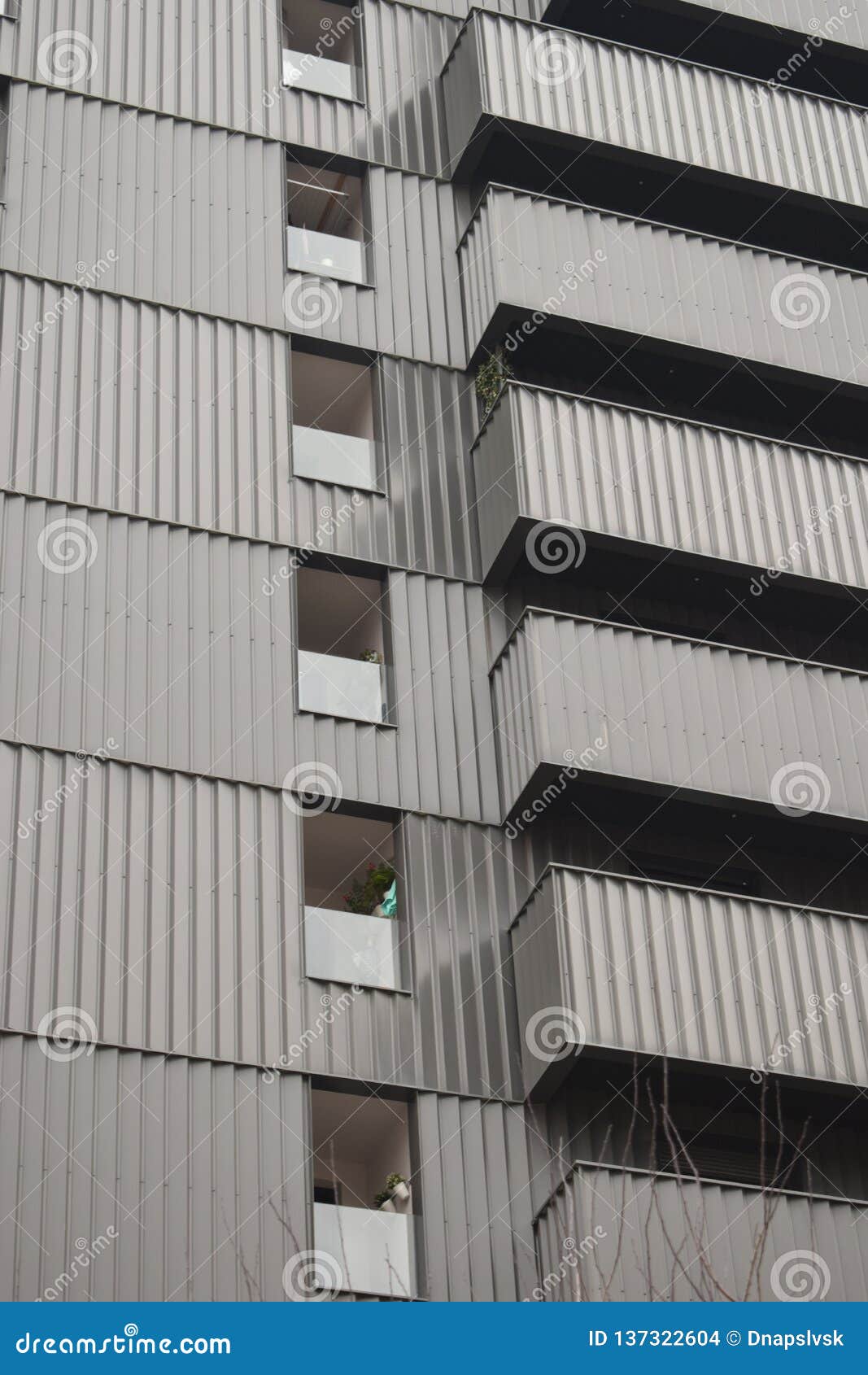 La Textura Gris De Los Pisos Y De Los Balcones De Un Edificio Foto de ...