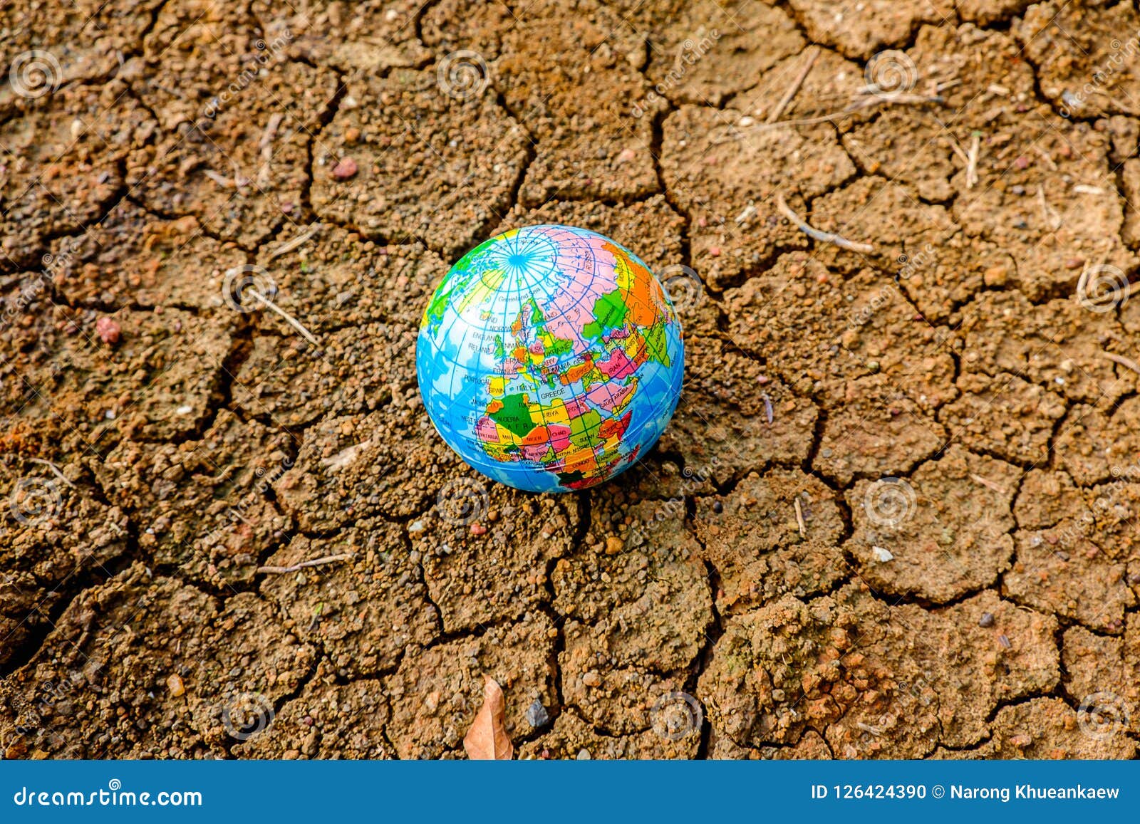 La Tierra Se Pone En Suelo Seco Foto de archivo - Imagen de cambio ...