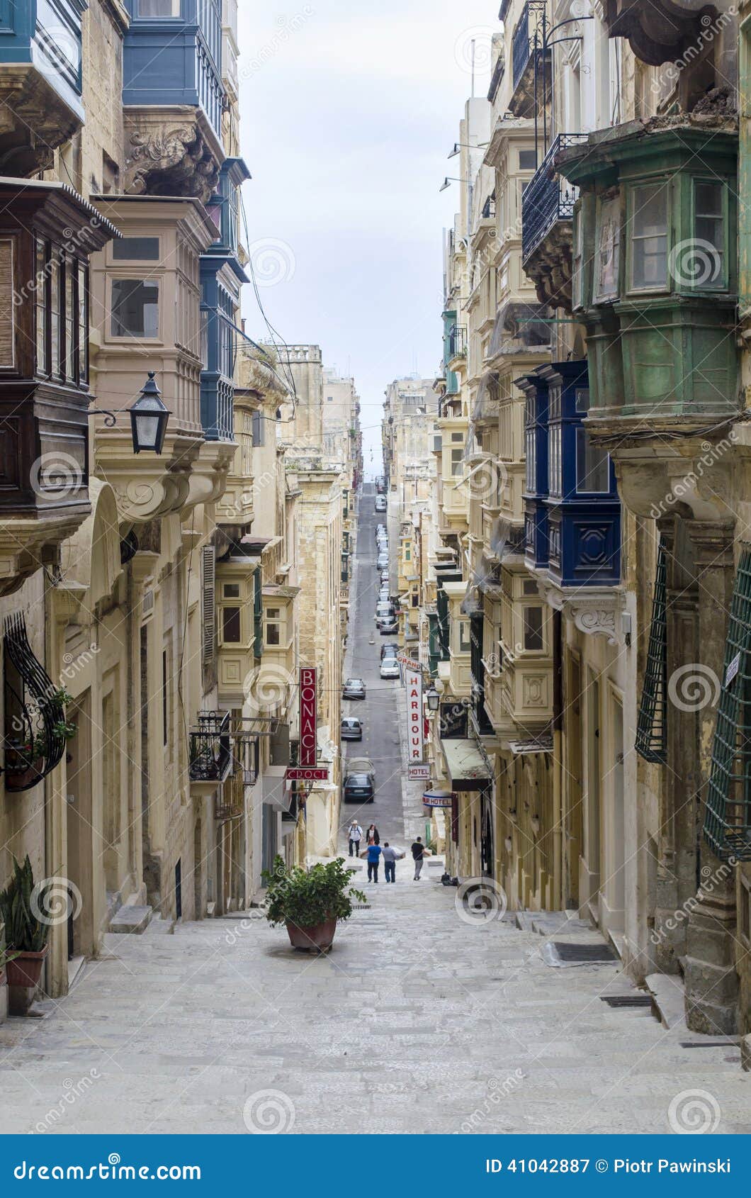 La Valetta editorial photography. Image of architecture - 41042887