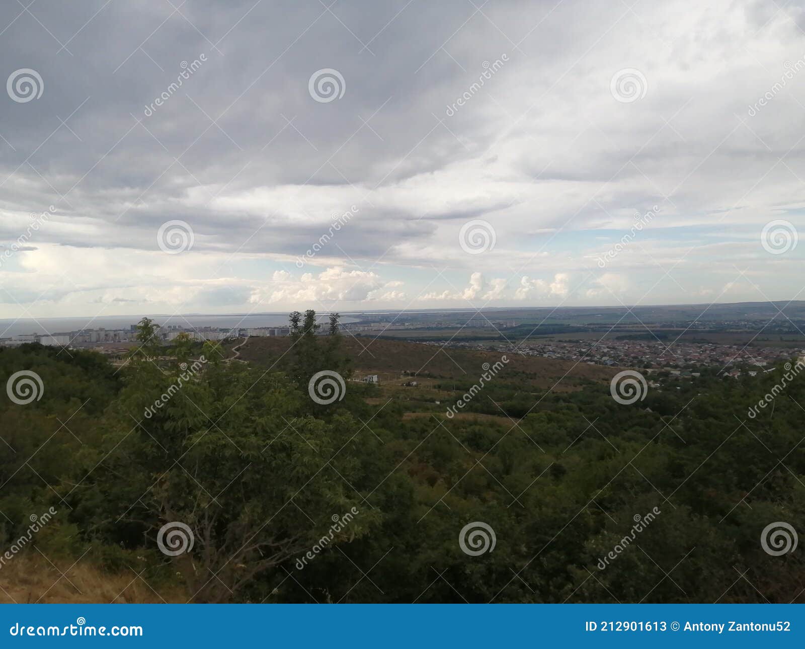La Vaste Plaine D'un Grand Pays Image stock - Image du matin, nuage ...