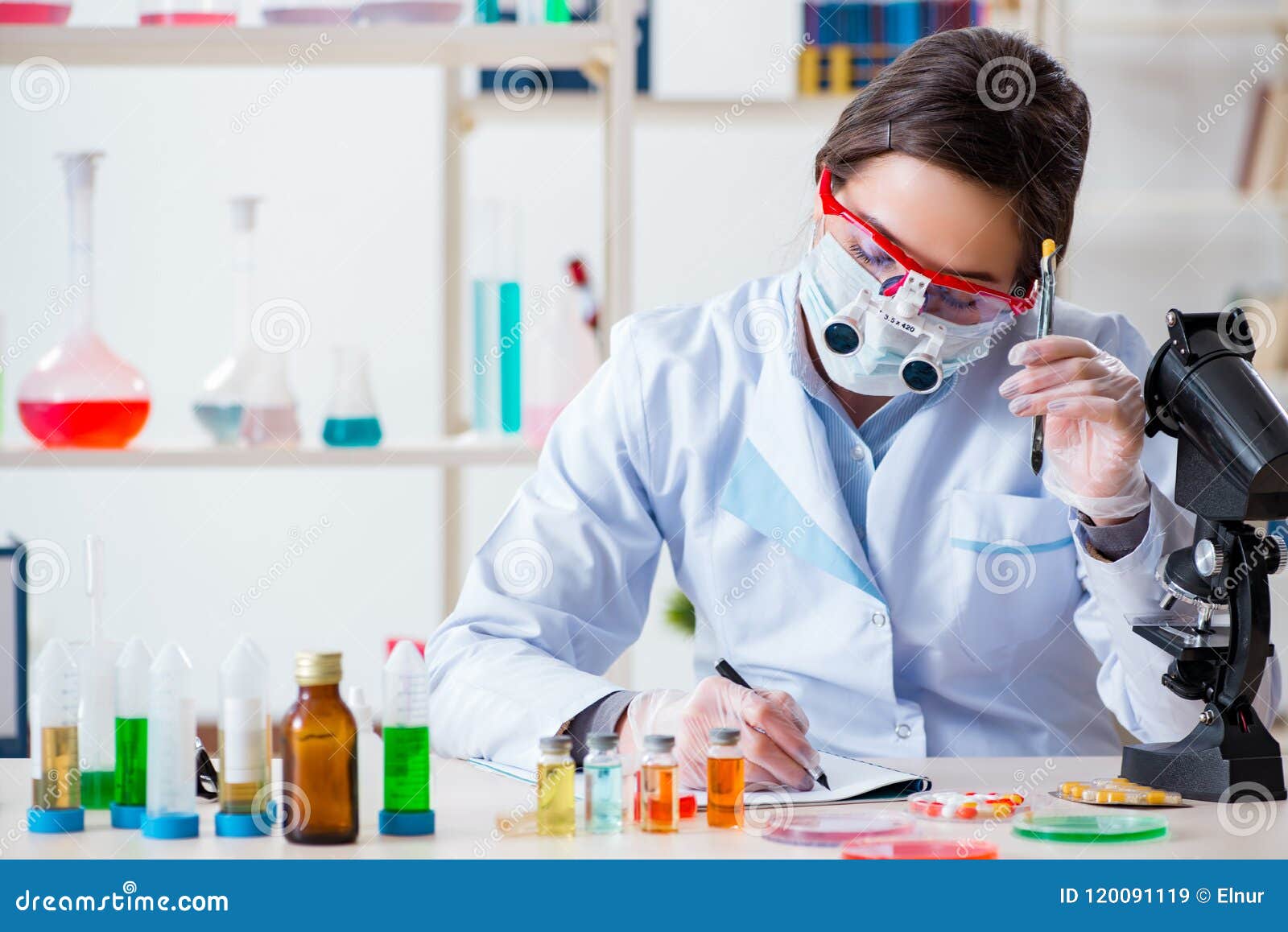 The Drug Synthesis Concept With Chemist Working In Research Lab Royalty ...