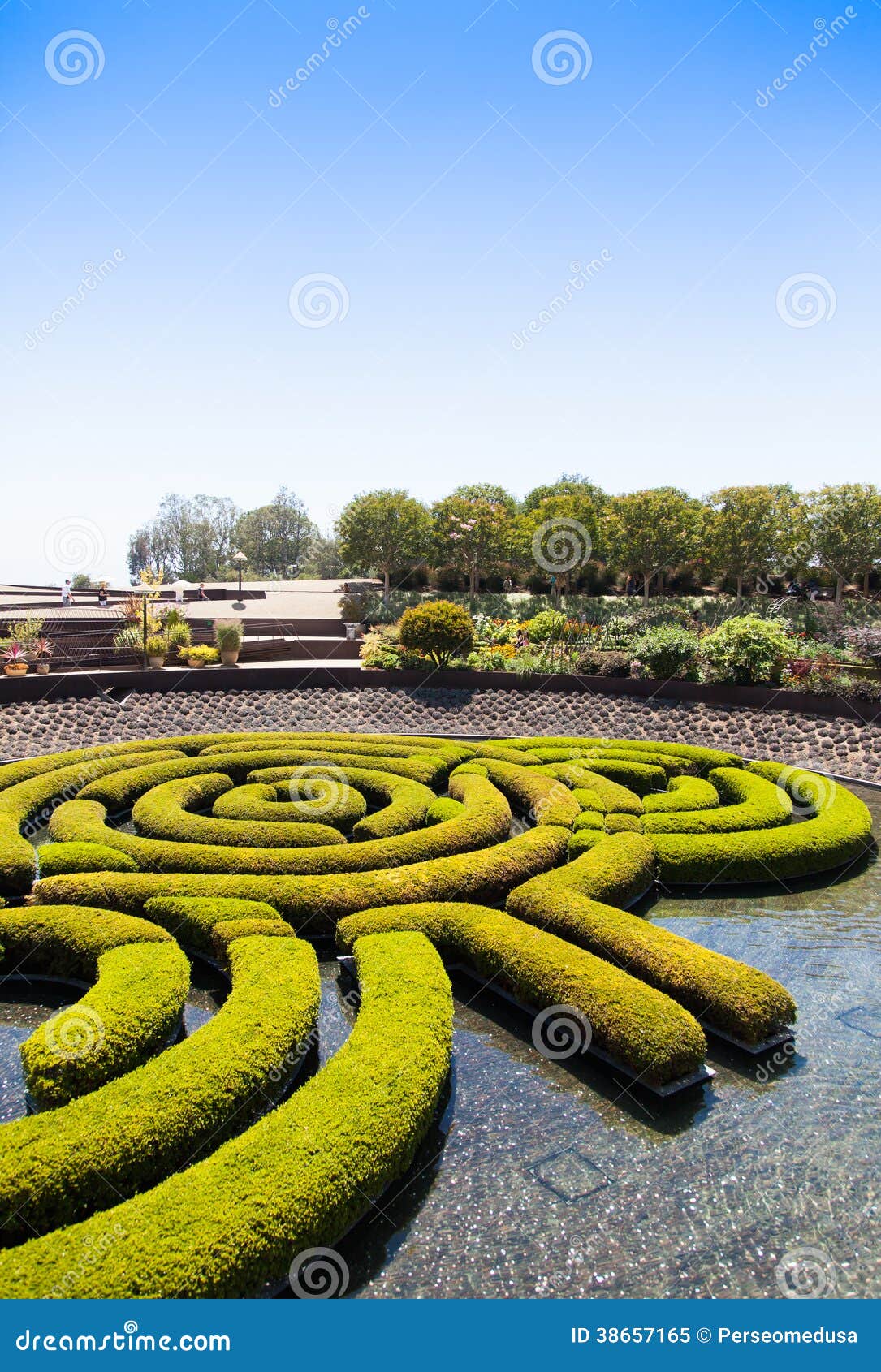 Laberinto del jardín imagen de archivo. Imagen de ocio - 38657165