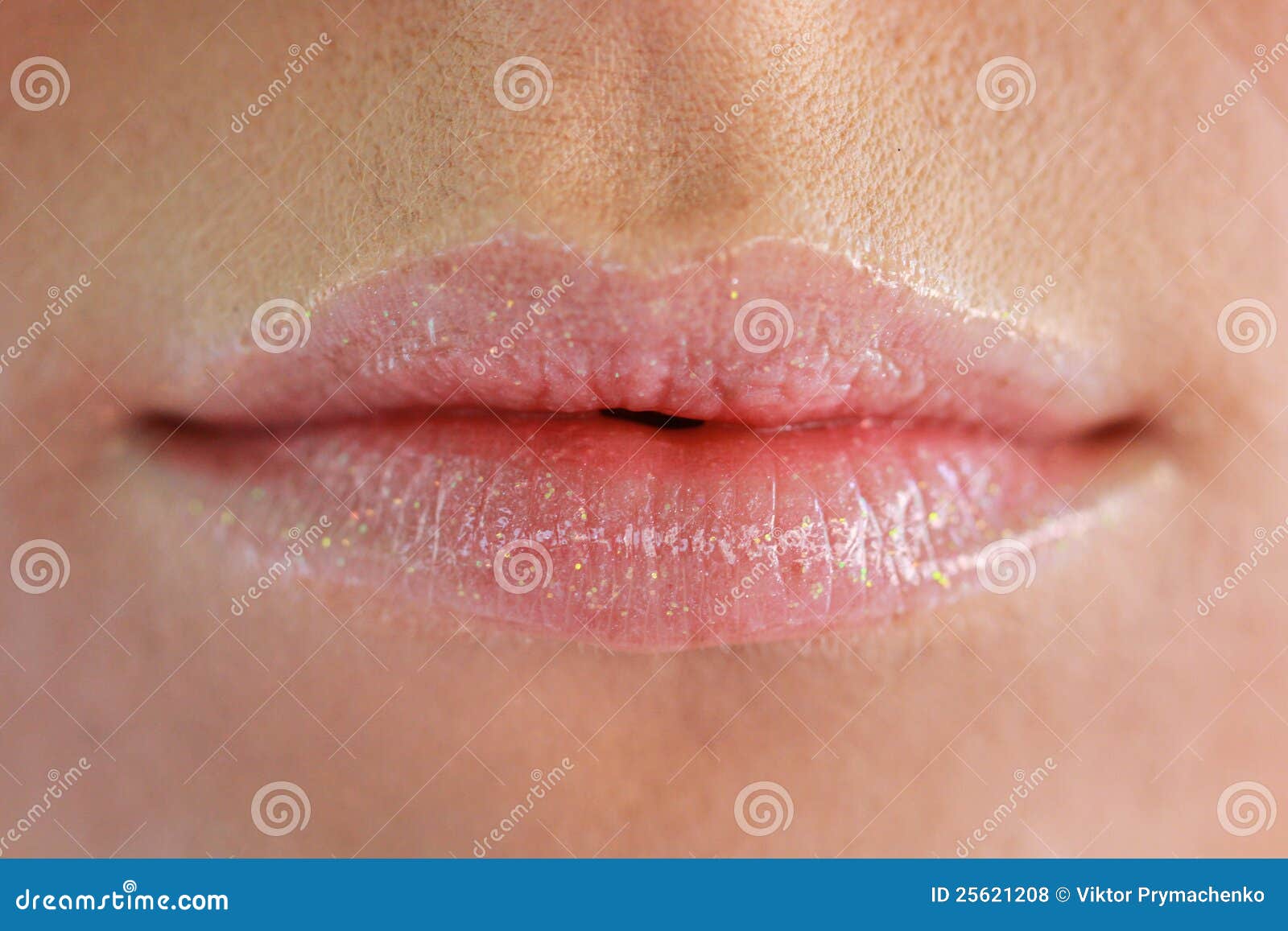 Labios, beso foto de archivo. Imagen de labios, belleza - 25621208