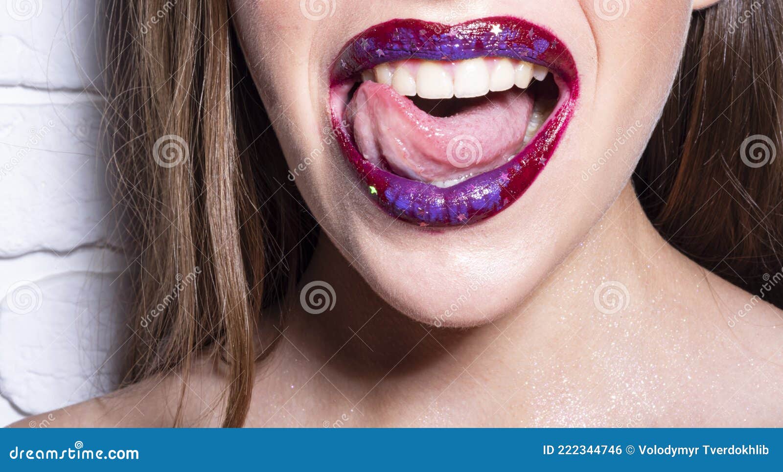 Labios Completos Y Sensuales. Brillo De Labios Y Boca De Mujeres ...