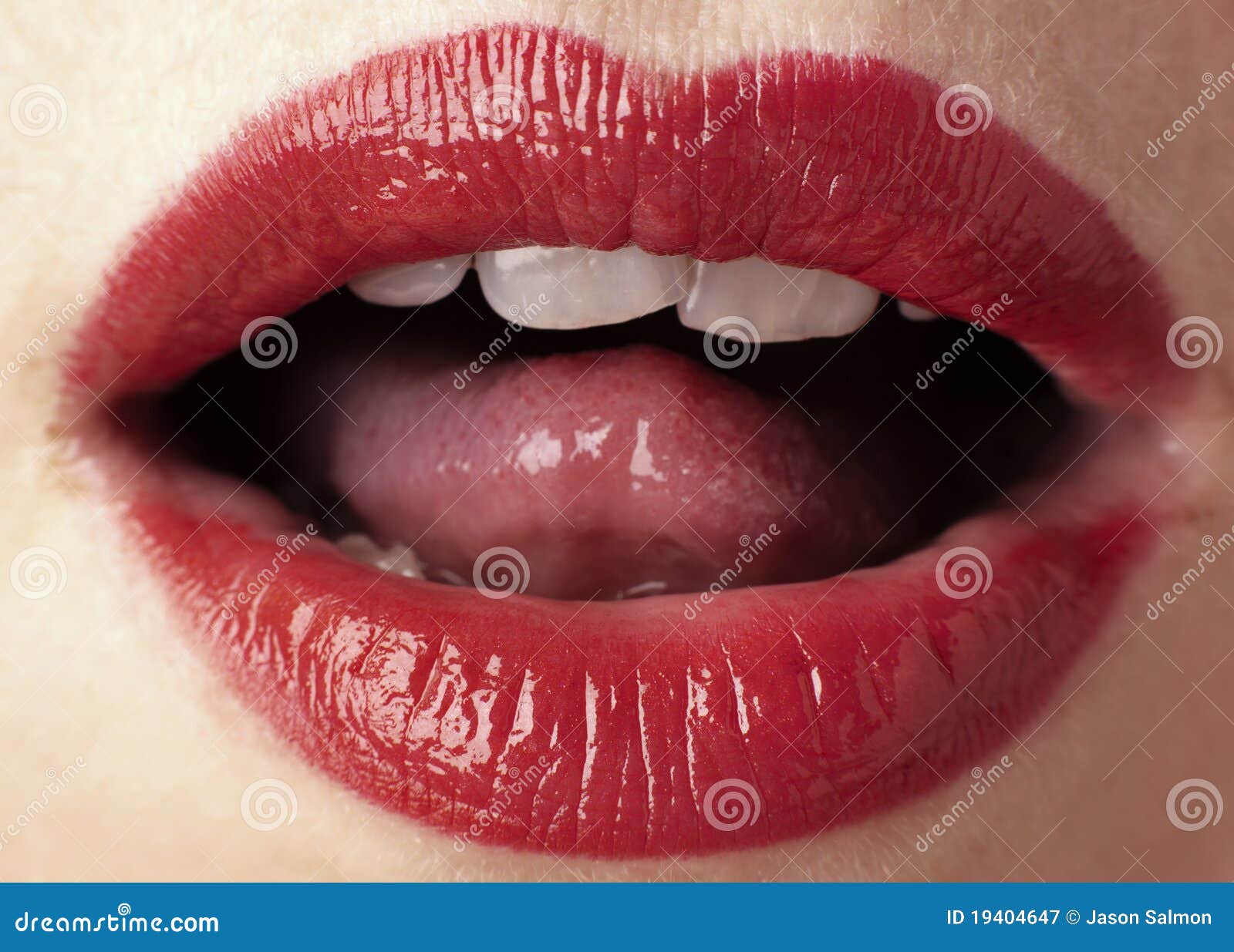 Labios rojos imagen de archivo. Imagen de lipstick, adulto - 19404647