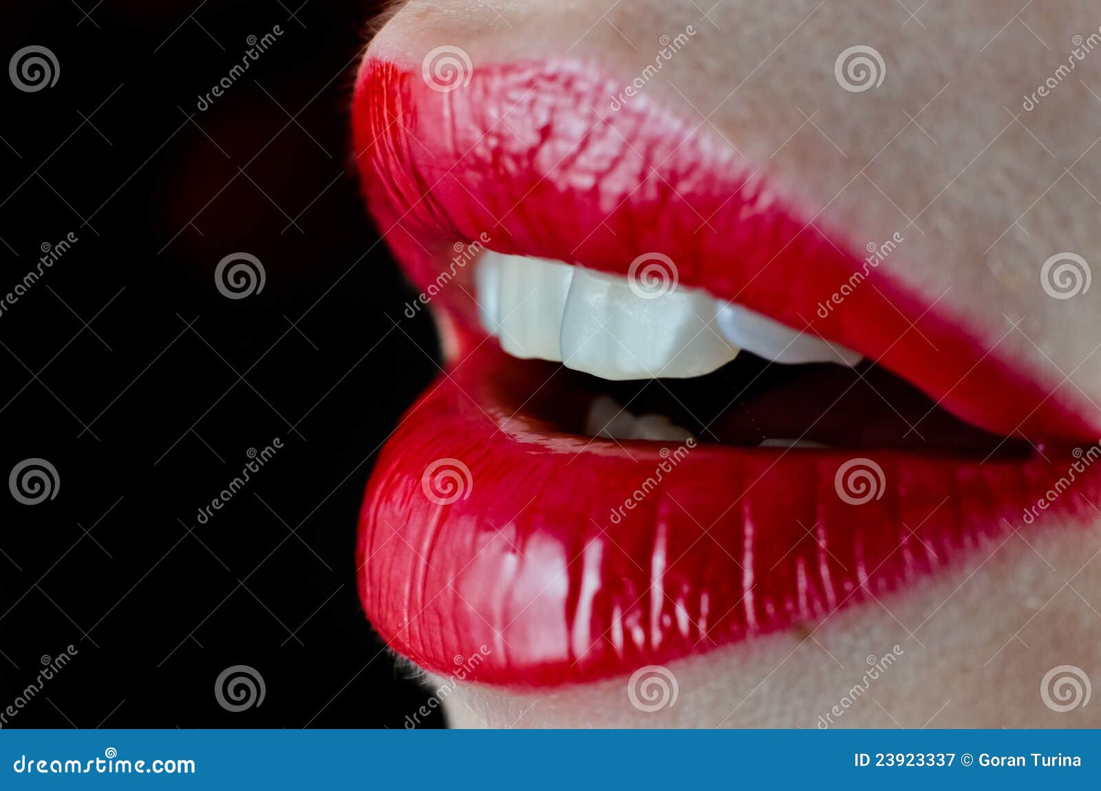 Labios rojos imagen de archivo. Imagen de rojo, mujer - 23923337
