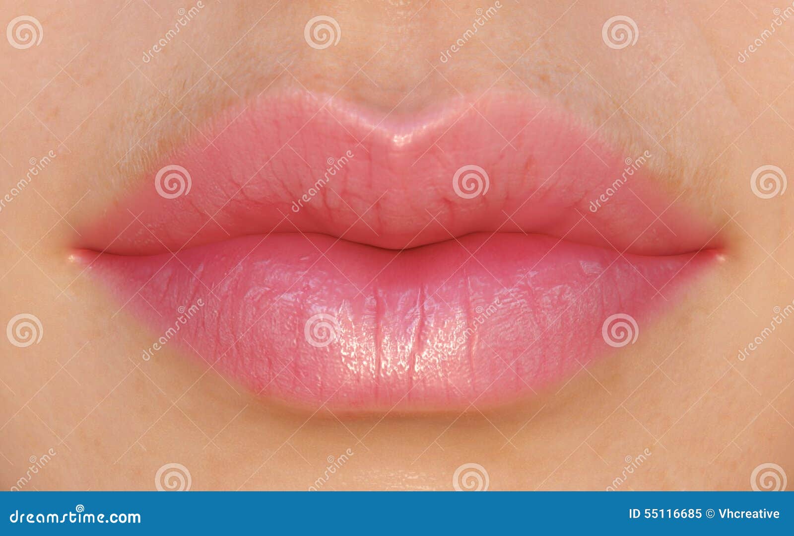 Labios rosados atractivos imagen de archivo. Imagen de atractivo - 55116685