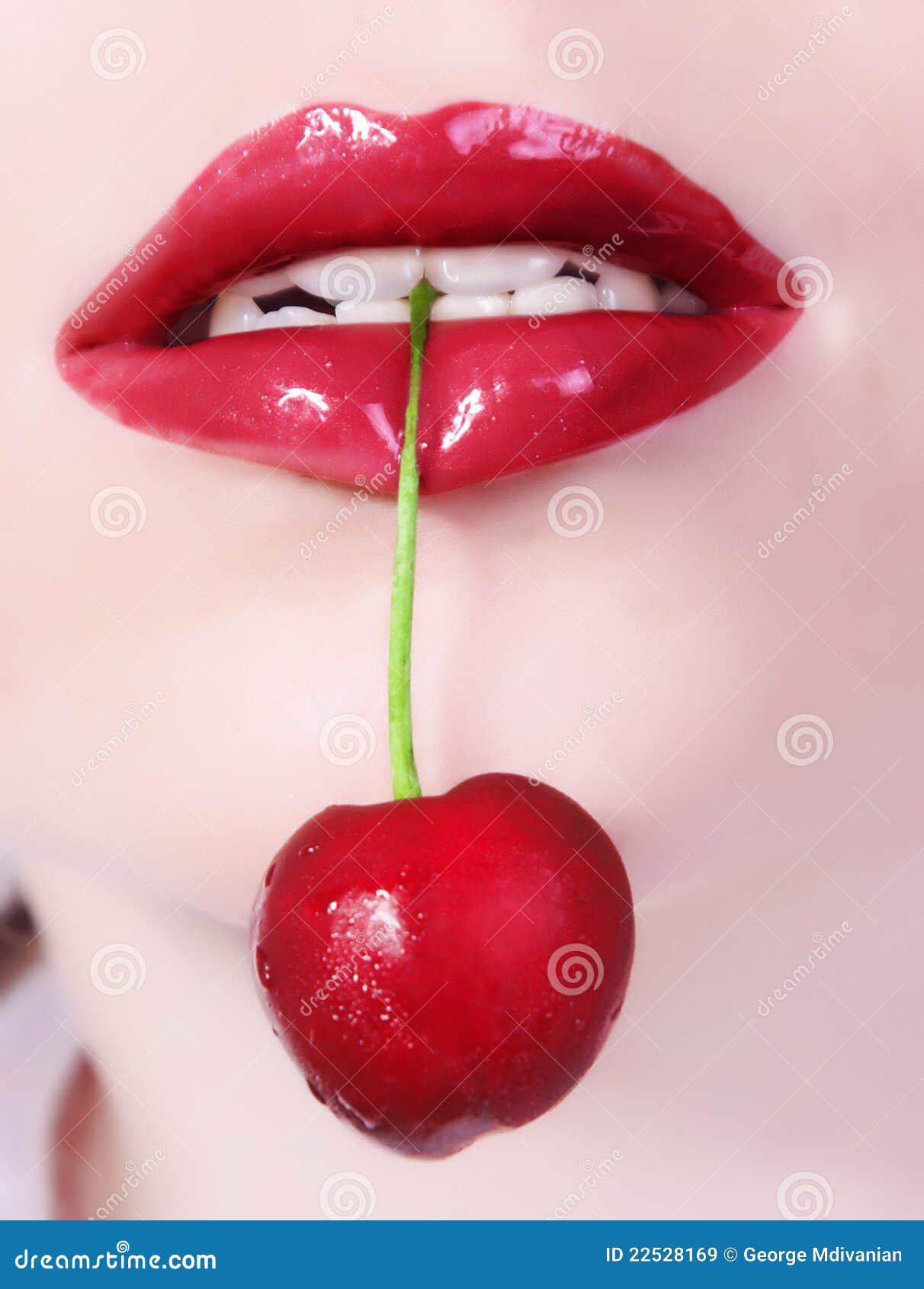 Labios y cereza imagen de archivo. Imagen de blanco, dulce - 22528169
