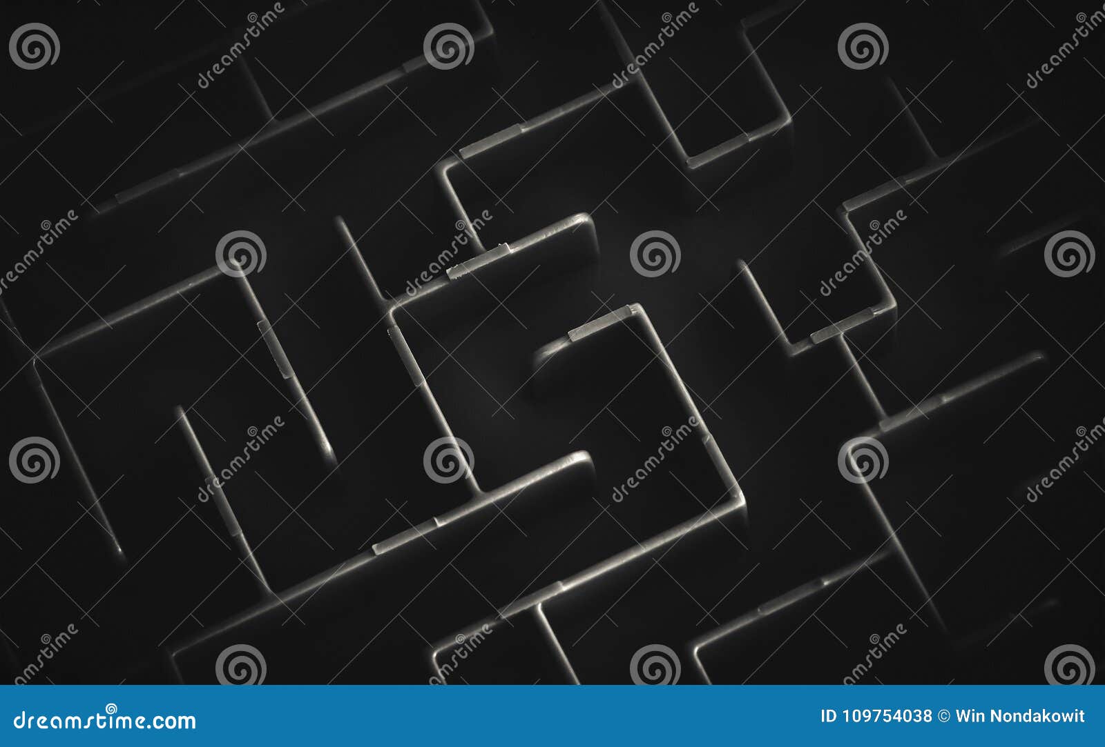 Labirinto Em Preto E Branco Foto de Stock - Imagem de desafio, projeto ...