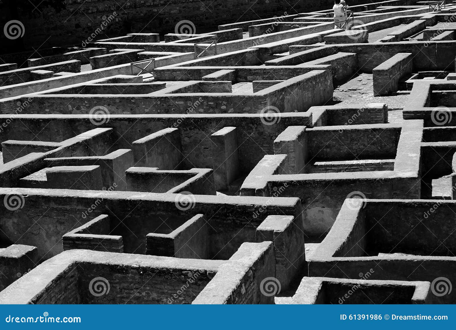 Labirinto preto e branco foto de stock. Imagem de tomada - 61391986