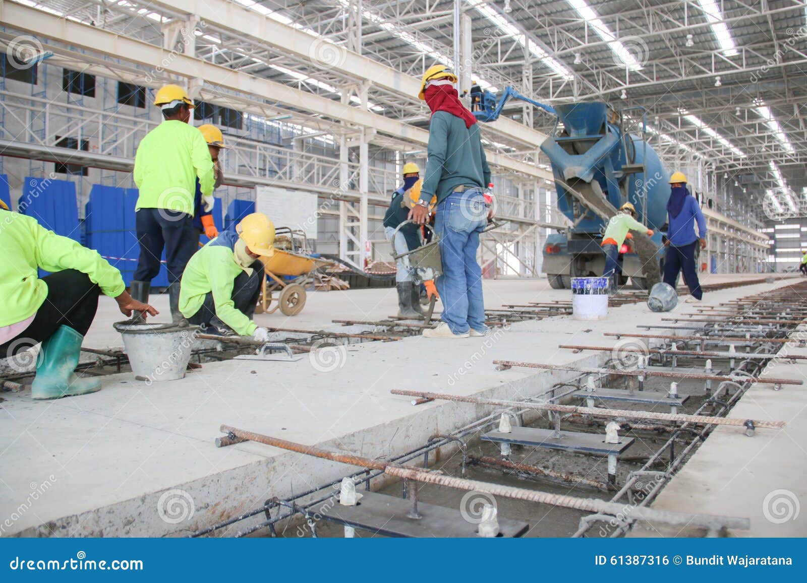 Labor team make foundation editorial photo. Image of structure - 61387316