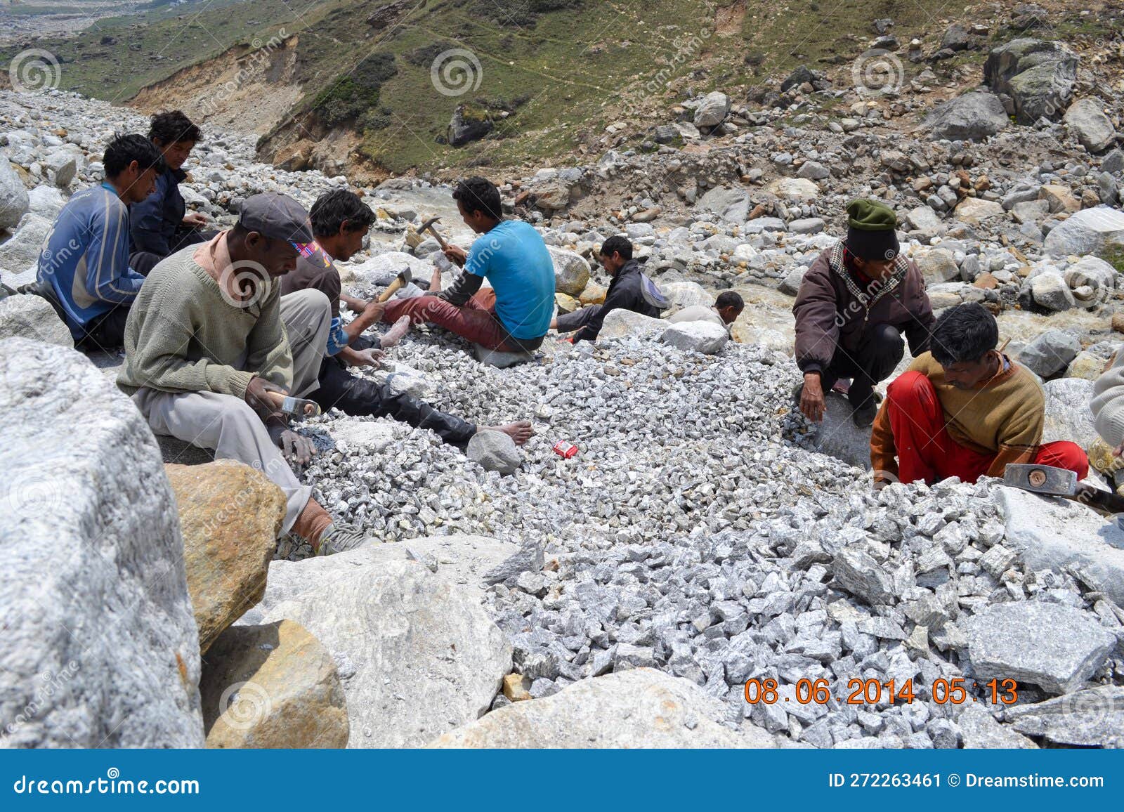 Labor Working in Kedarnath Reconstruction Project. Editorial Photo ...