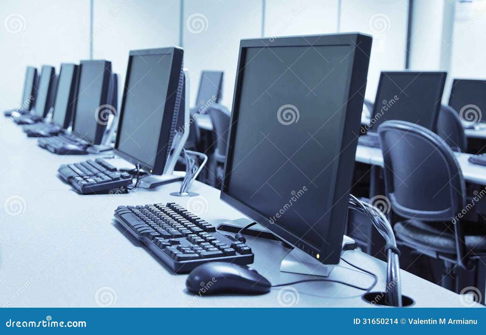 Laboratório do computador foto de stock. Imagem de centro - 31650214