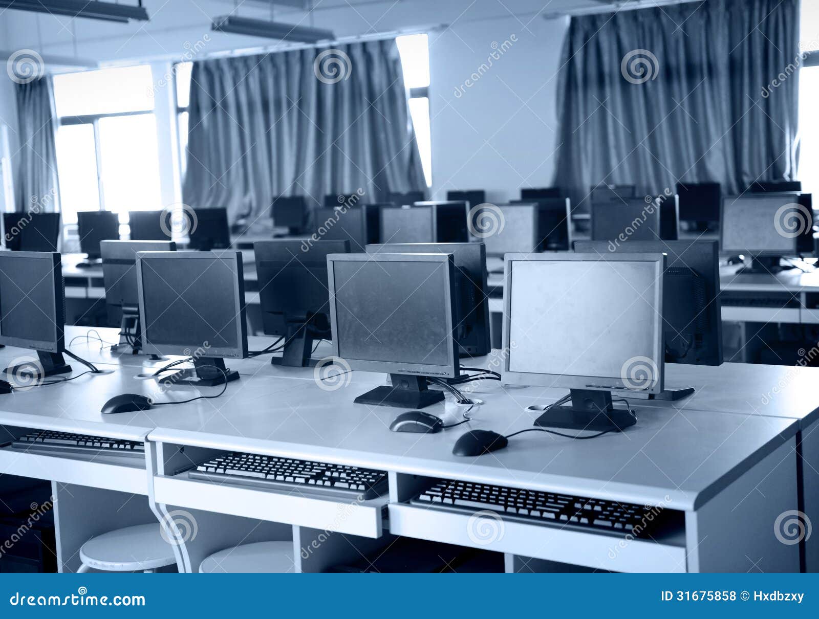 Laboratório do computador foto de stock. Imagem de teclado - 31675858