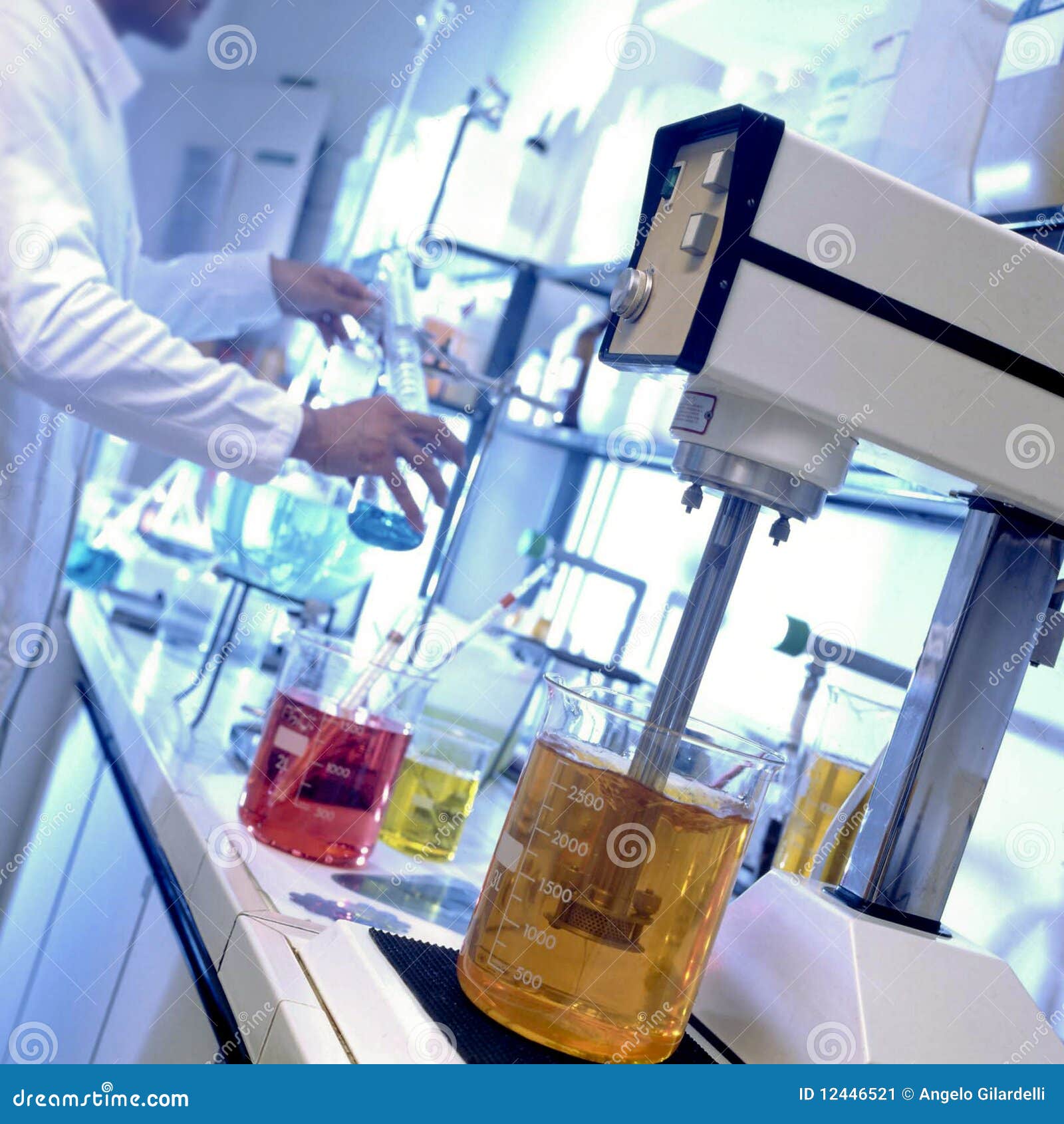 Laboratoire chimique image stock. Image du pollution - 12446521