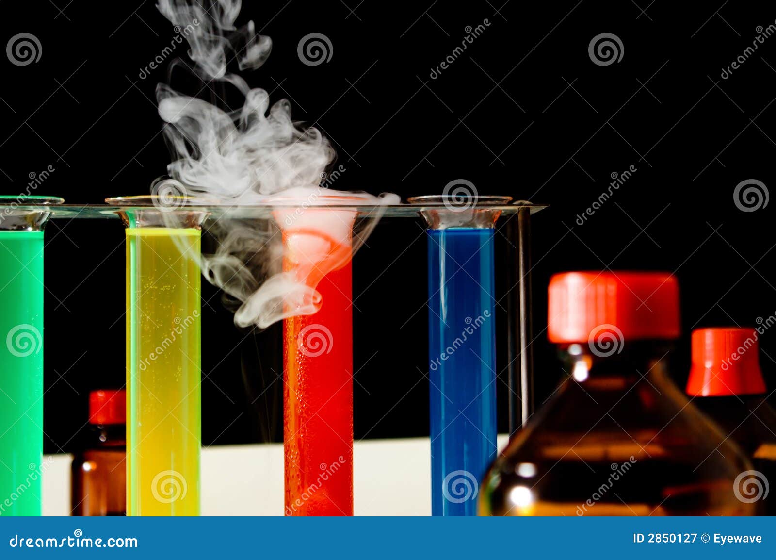 Laboratoire chimique image stock. Image du médical, biologie - 2850127