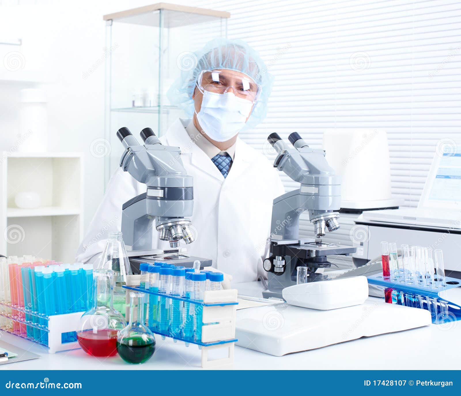 Laboratorium stock afbeelding. Image of kliniek, chemicus - 17428107