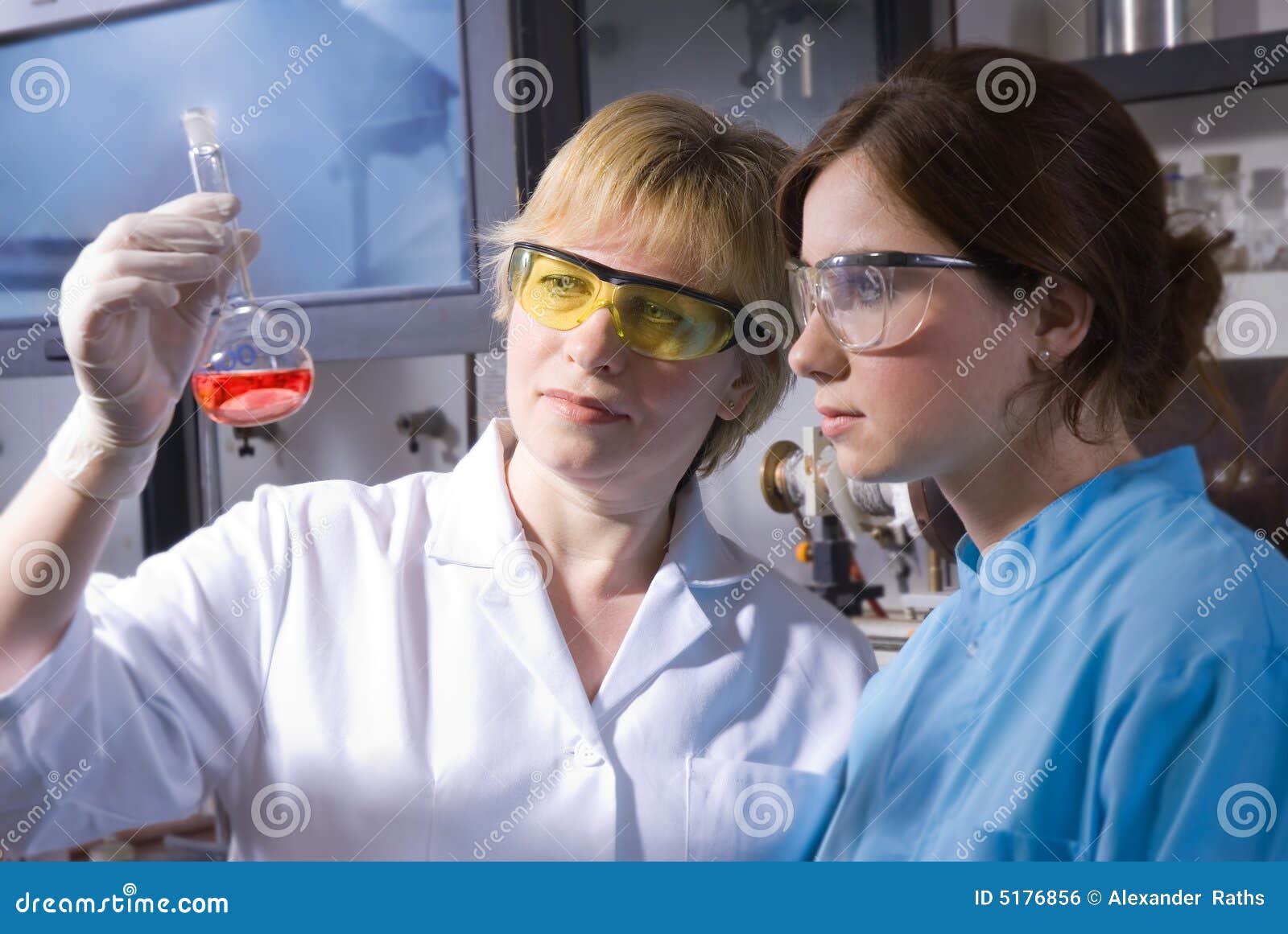 Laboratorium stock foto. Image of biologisch, geneeskunde - 5176856
