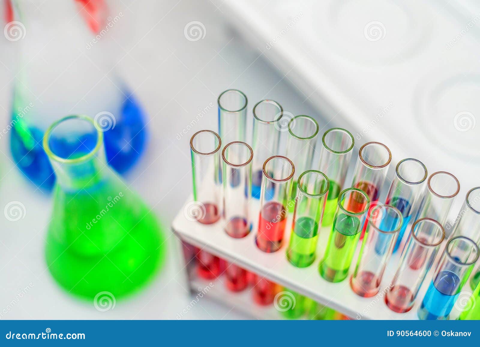 Laboratorium Test-buizen En Retorten Stock Foto - Image of biochemie ...