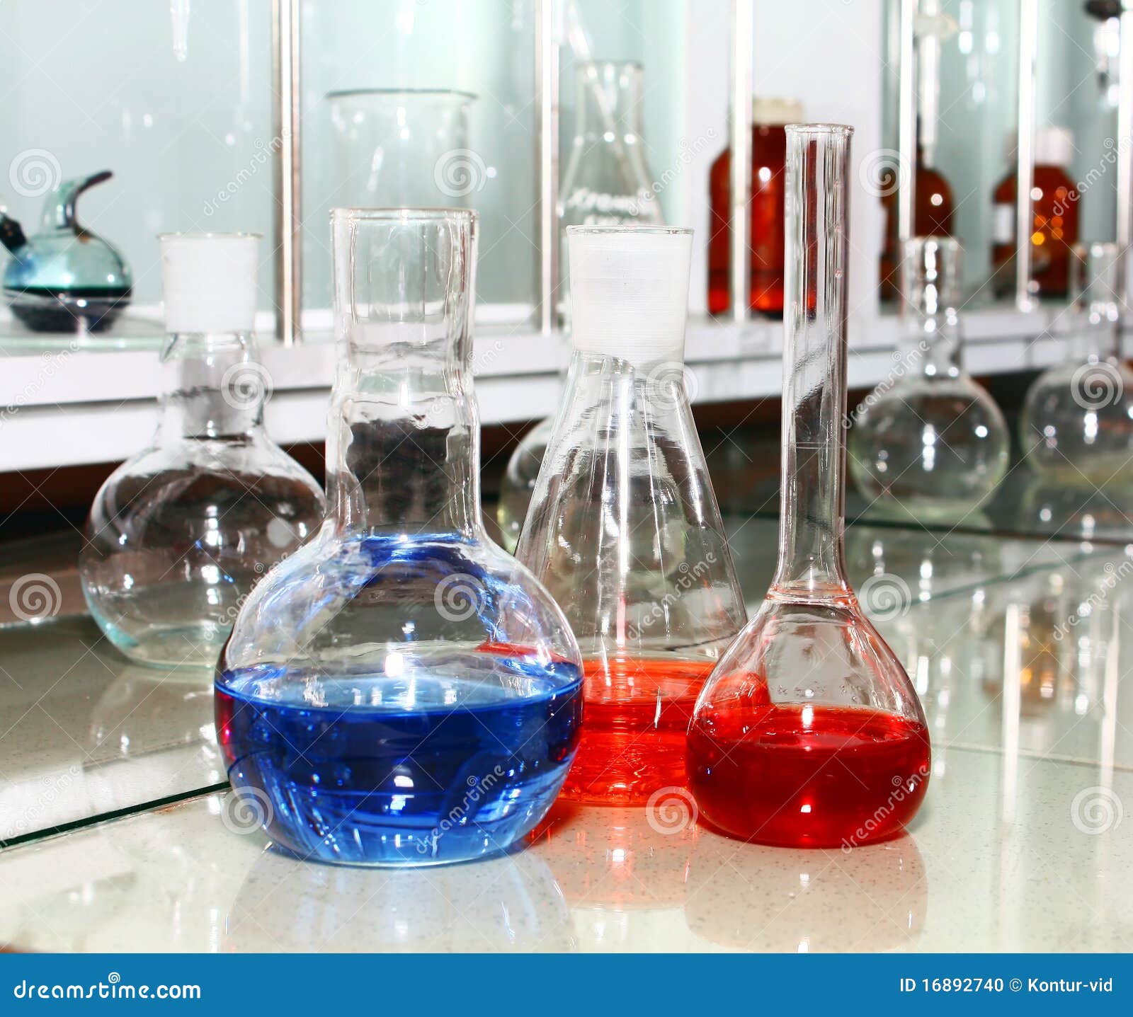 Laboratory Beakers with the Coloured Liquid Stock Photo - Image of ...