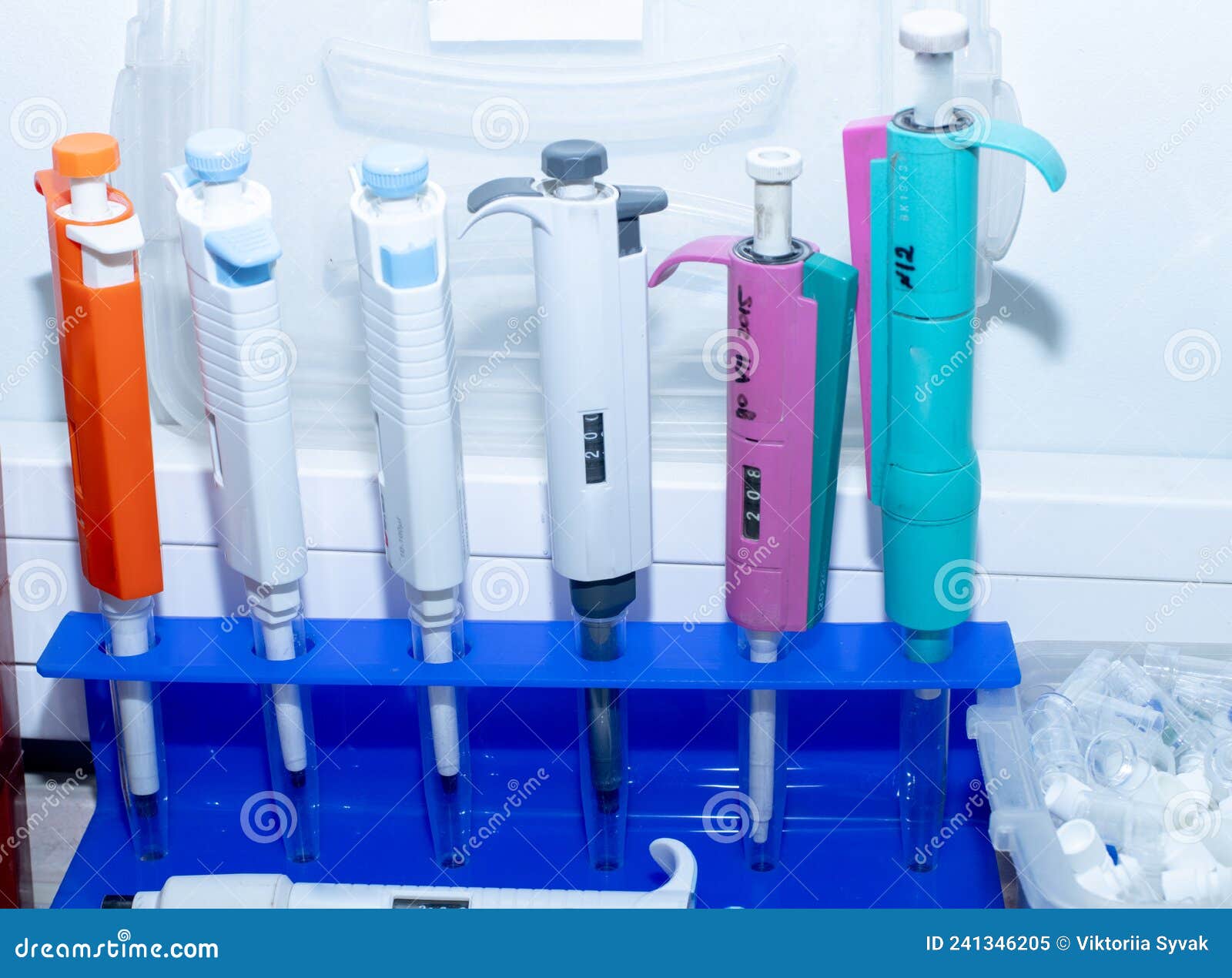 Laboratory Dispenser in Stand. Medical Tools in Laboratory, Imagen de ...